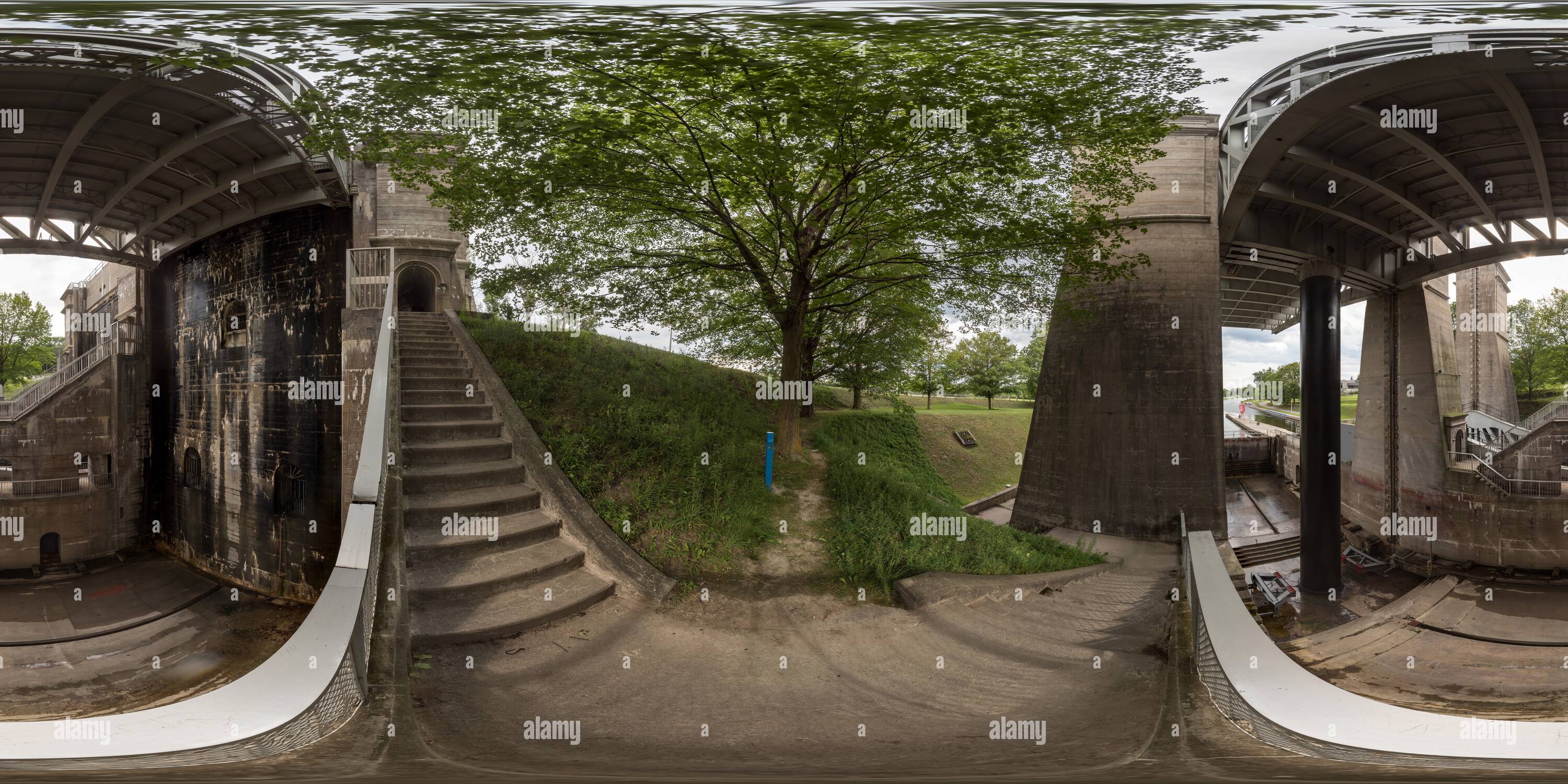360° view of Lift Lock in Peterborough i - Alamy