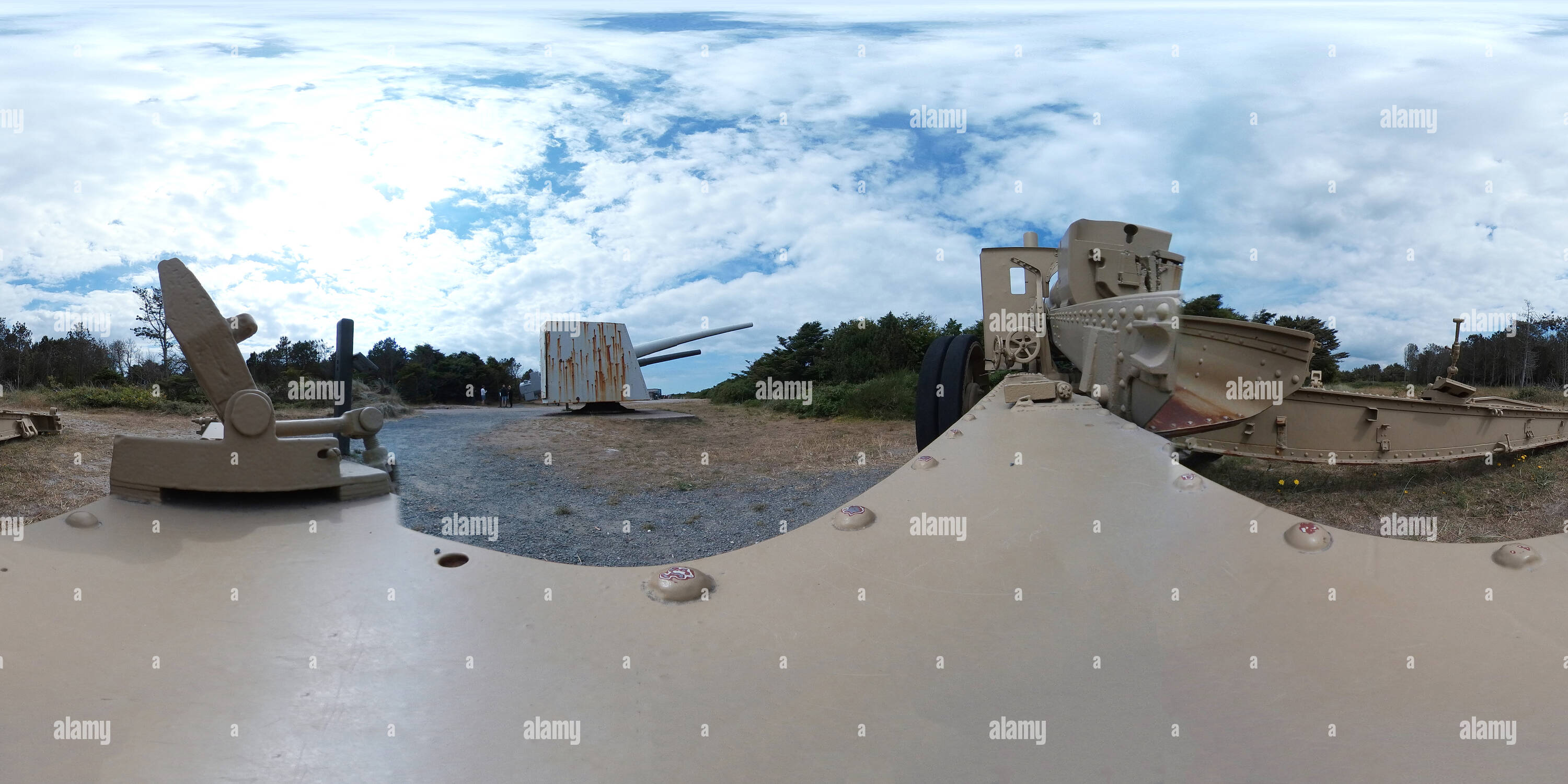 360° view of Russian 122 mm gun M1931 at Hanstholm bunker museum - Alamy