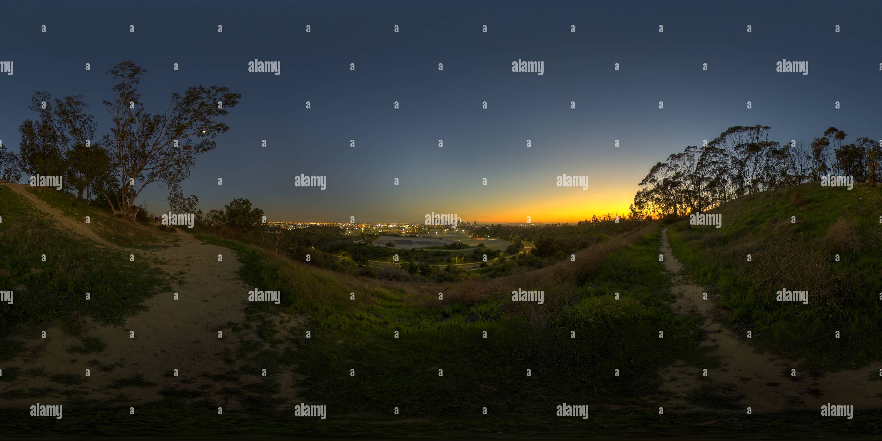 360° view of Los Angeles Downtown Skyline Elysian Park Twilight - Alamy