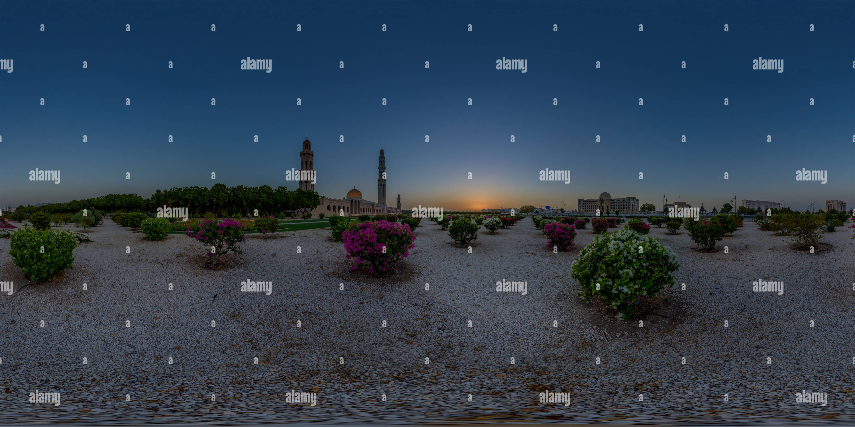 360° view of Sunset Sultan Qaboos Grand Mosque - Alamy