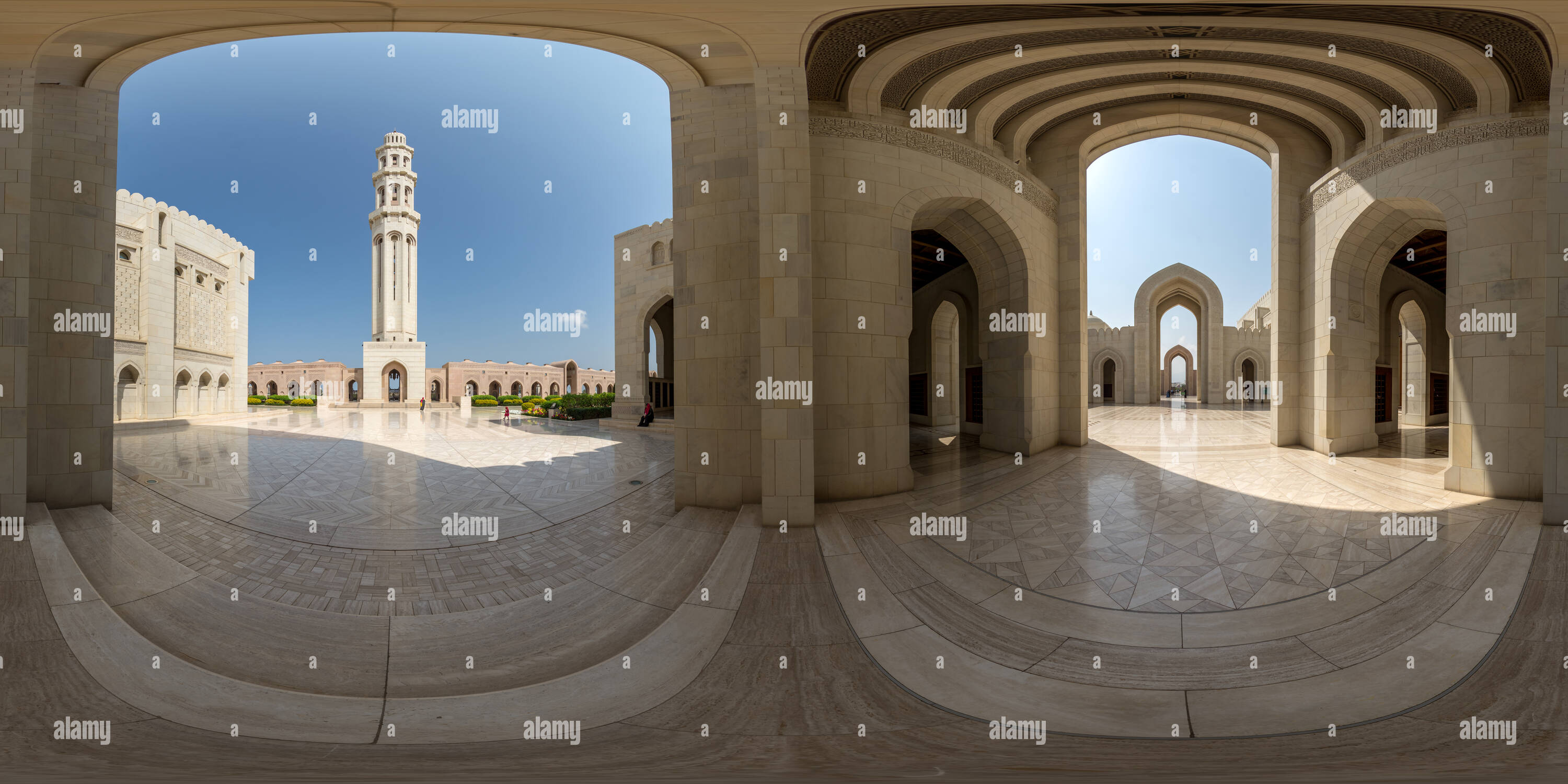 360° view of Sultan Qaboos Grand Mosque - Alamy