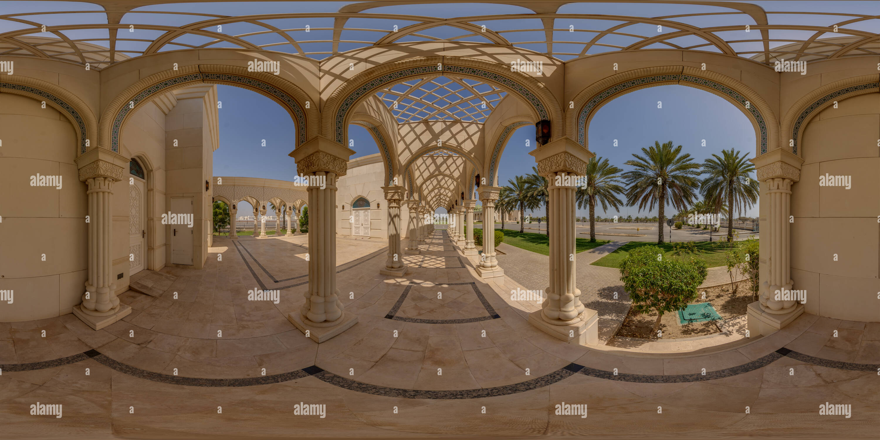 360° view of The Bealtiful Zulfa Mosque - Alamy