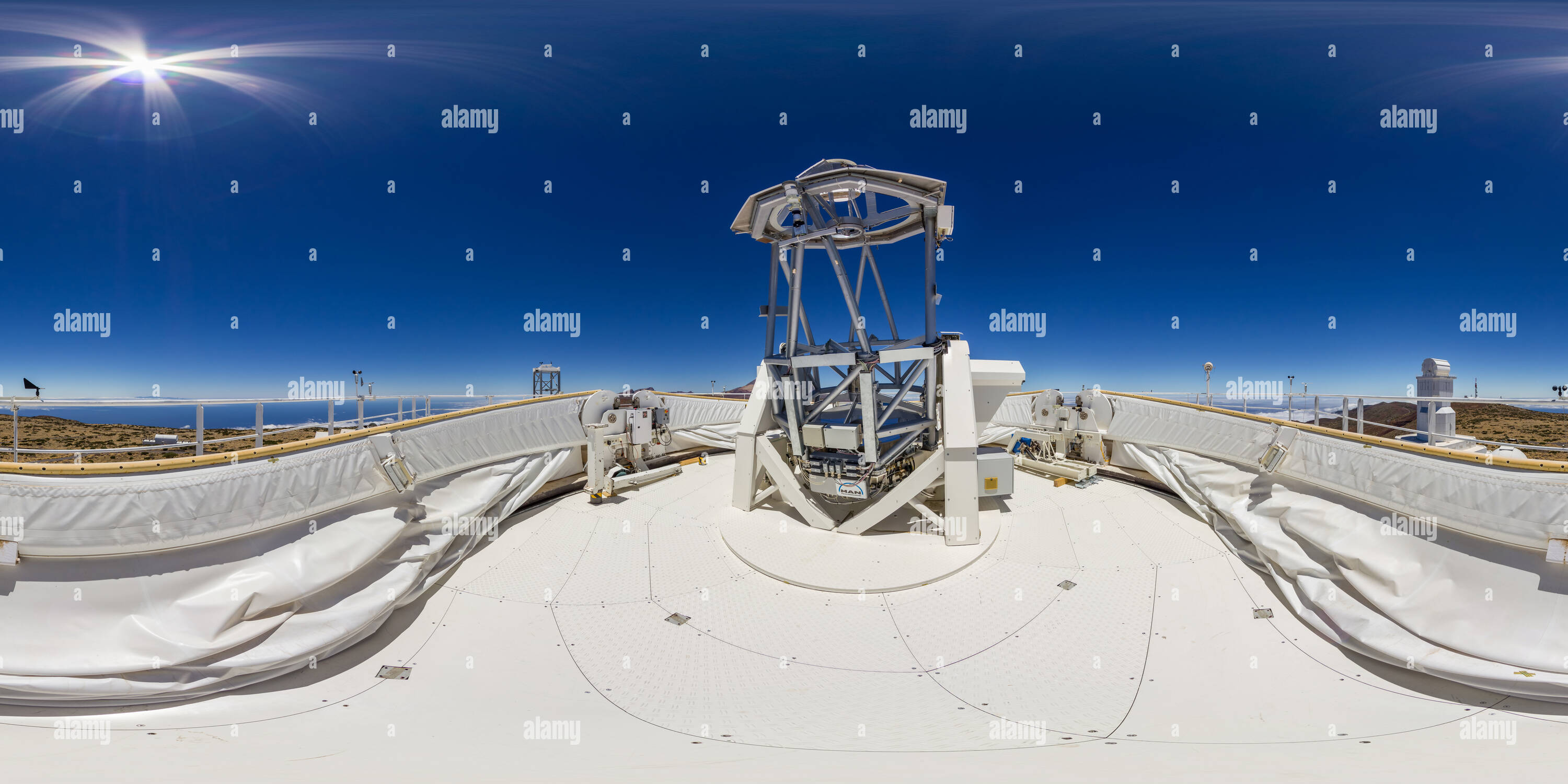 360° view of Solar telescope on a clear day - Alamy