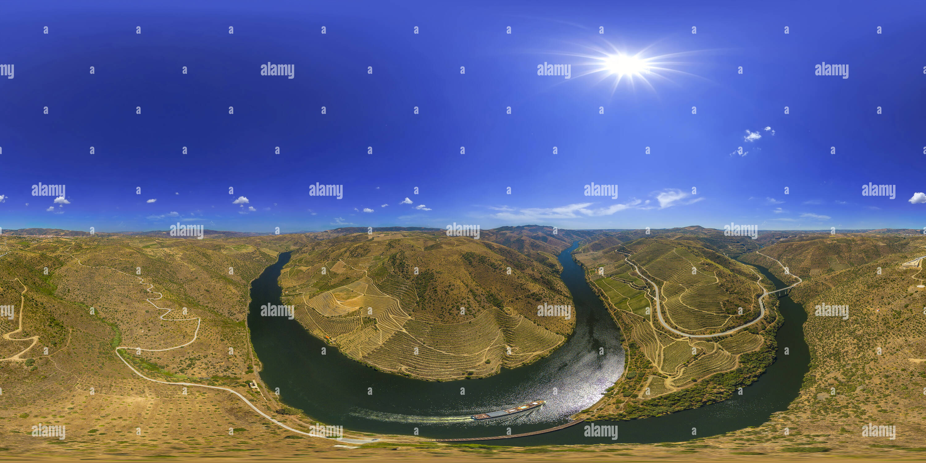 360° view of Douro river, and Côa Museum - Alamy