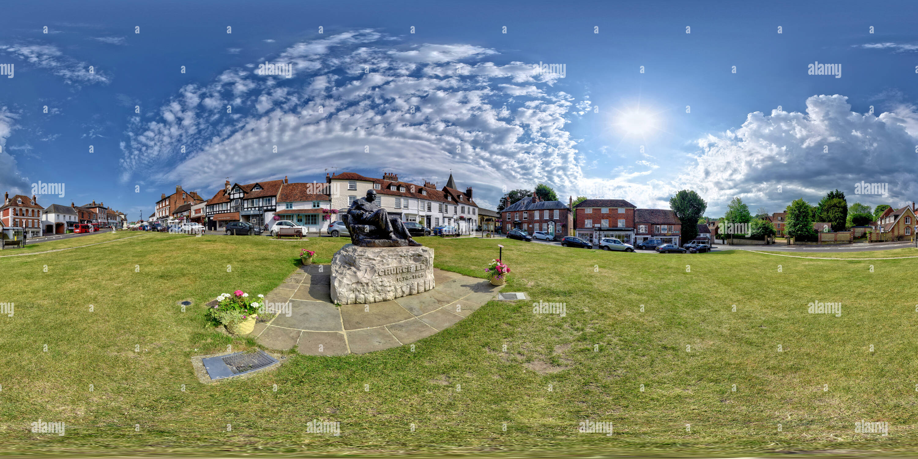 360° view of Statue Of Winston Churchill Westerham Green - Alamy