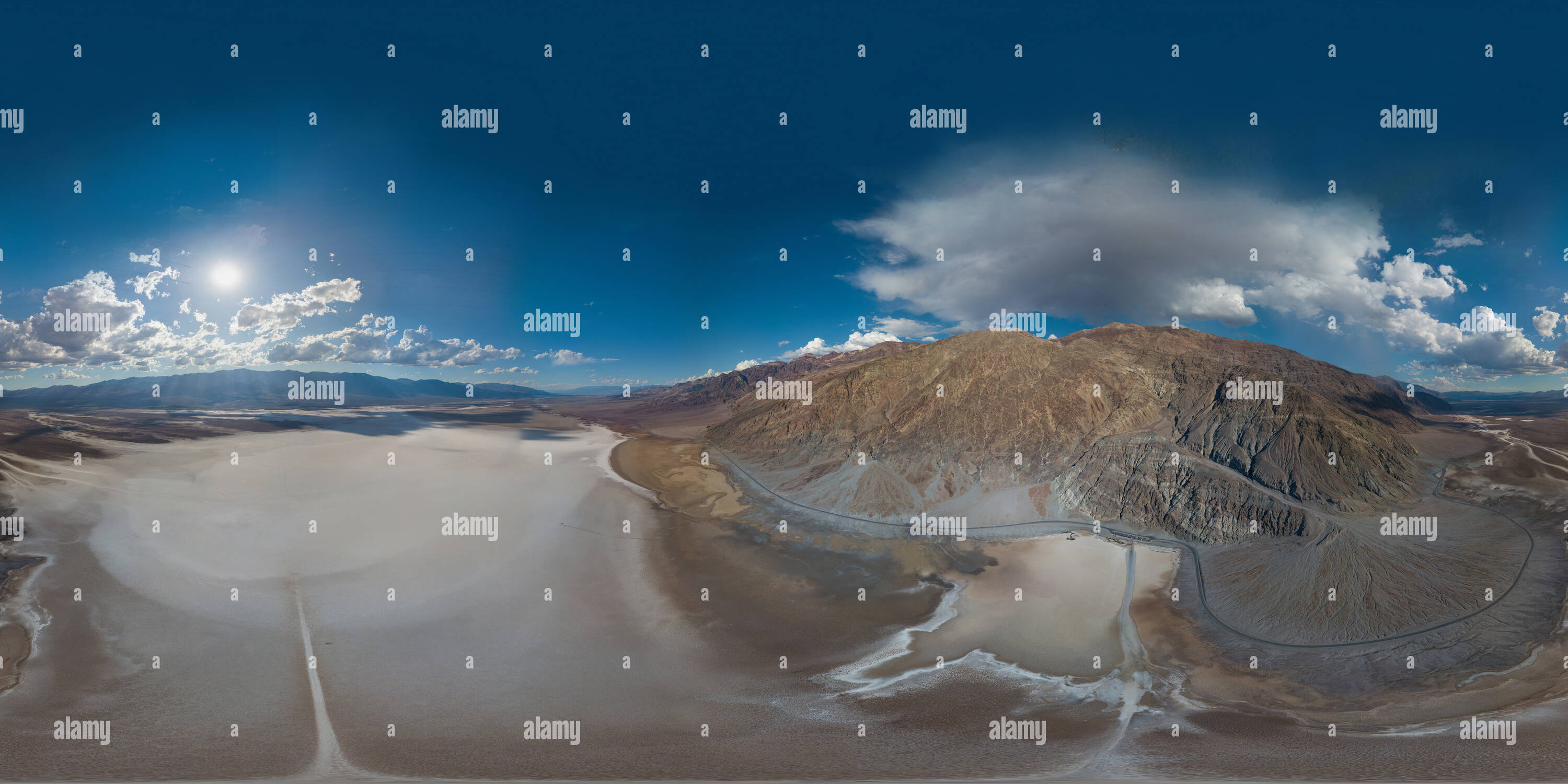 360° view of Badwater Basin, Death Valley - Alamy