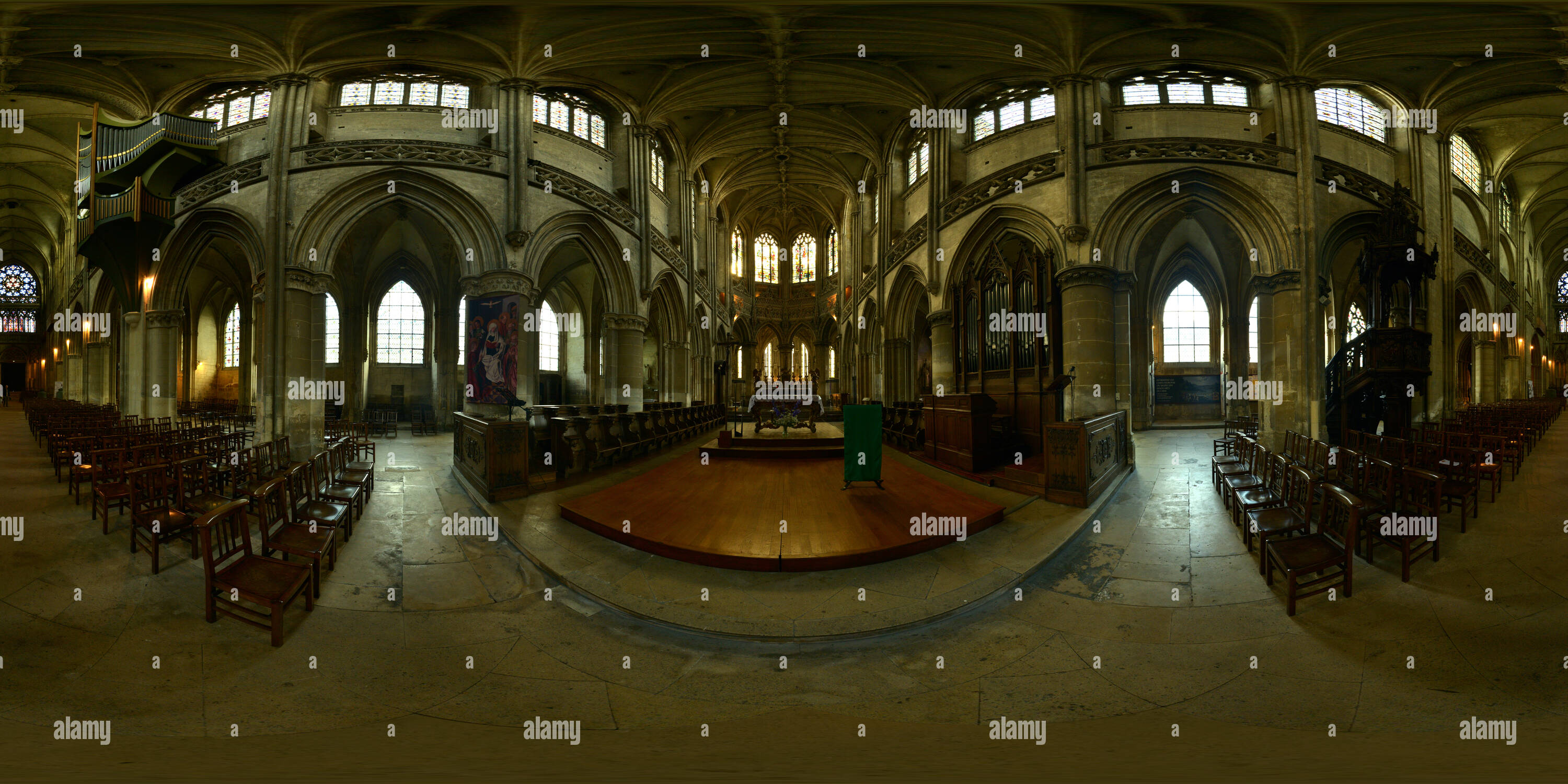 360° view of Église St Pierre - Caen - Alamy
