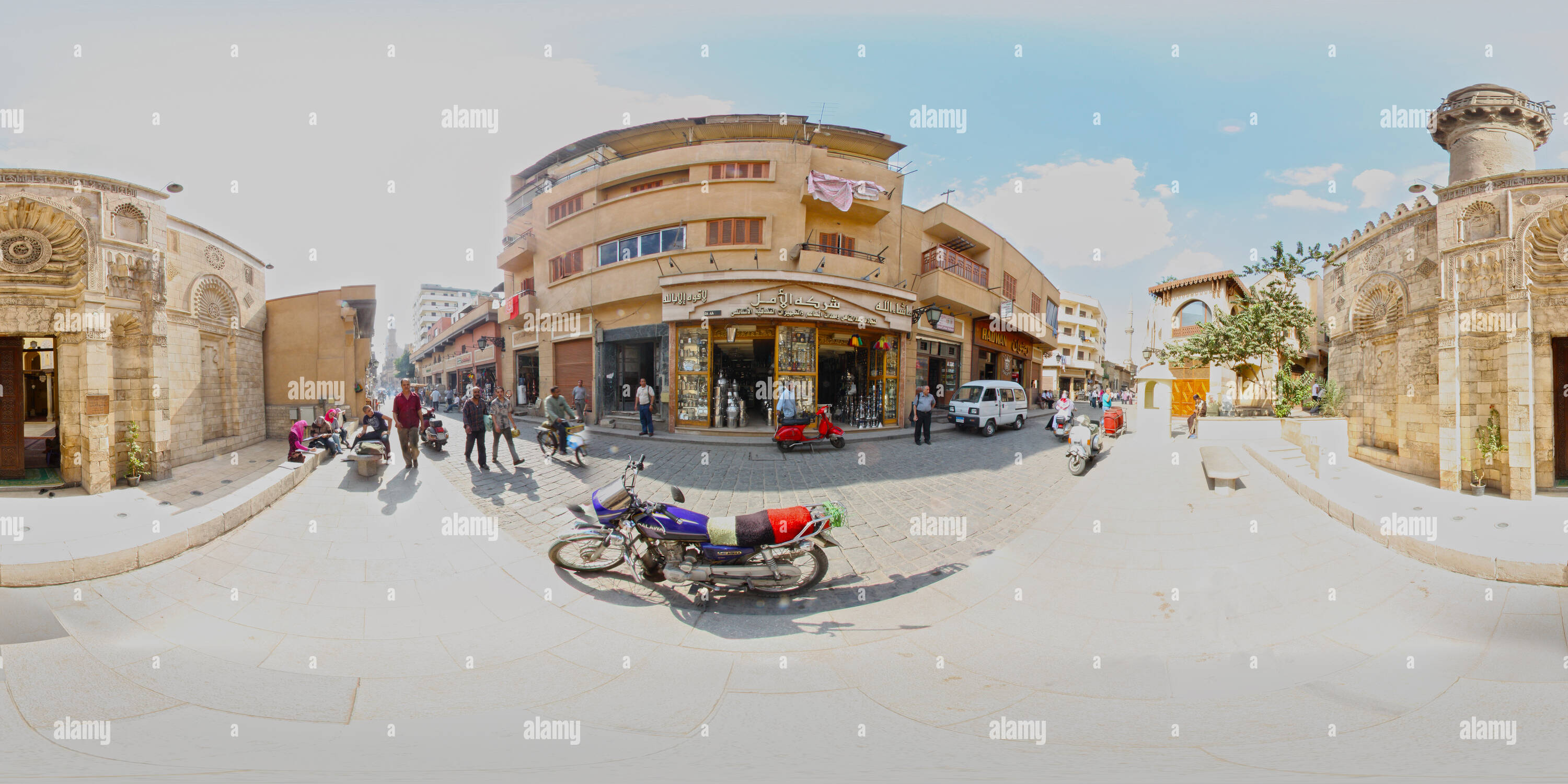 Al moaz street hi-res stock photography and images - Alamy