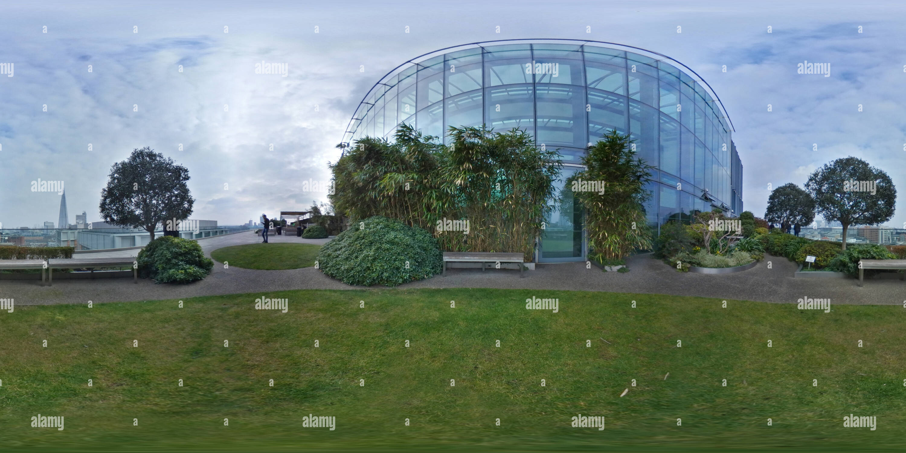 360° view of London Blue Fin Roof Garden II - Alamy