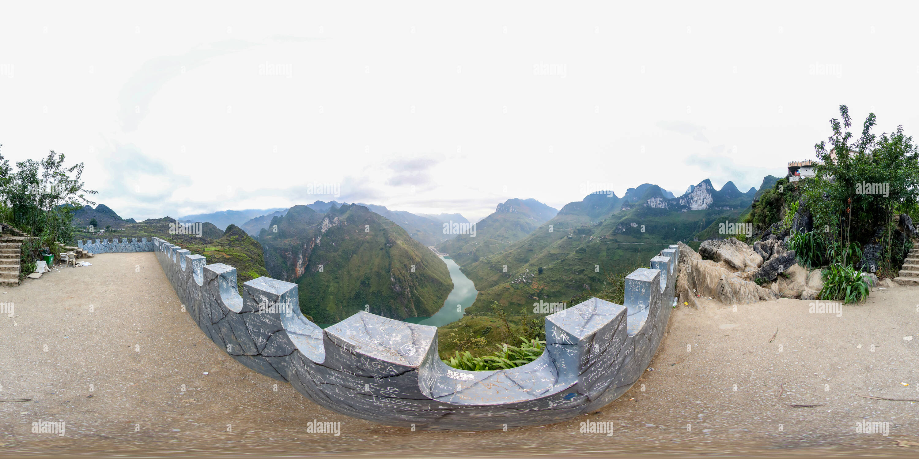 360° view of Ma Pi Leng Pass - Ha Giang - Alamy
