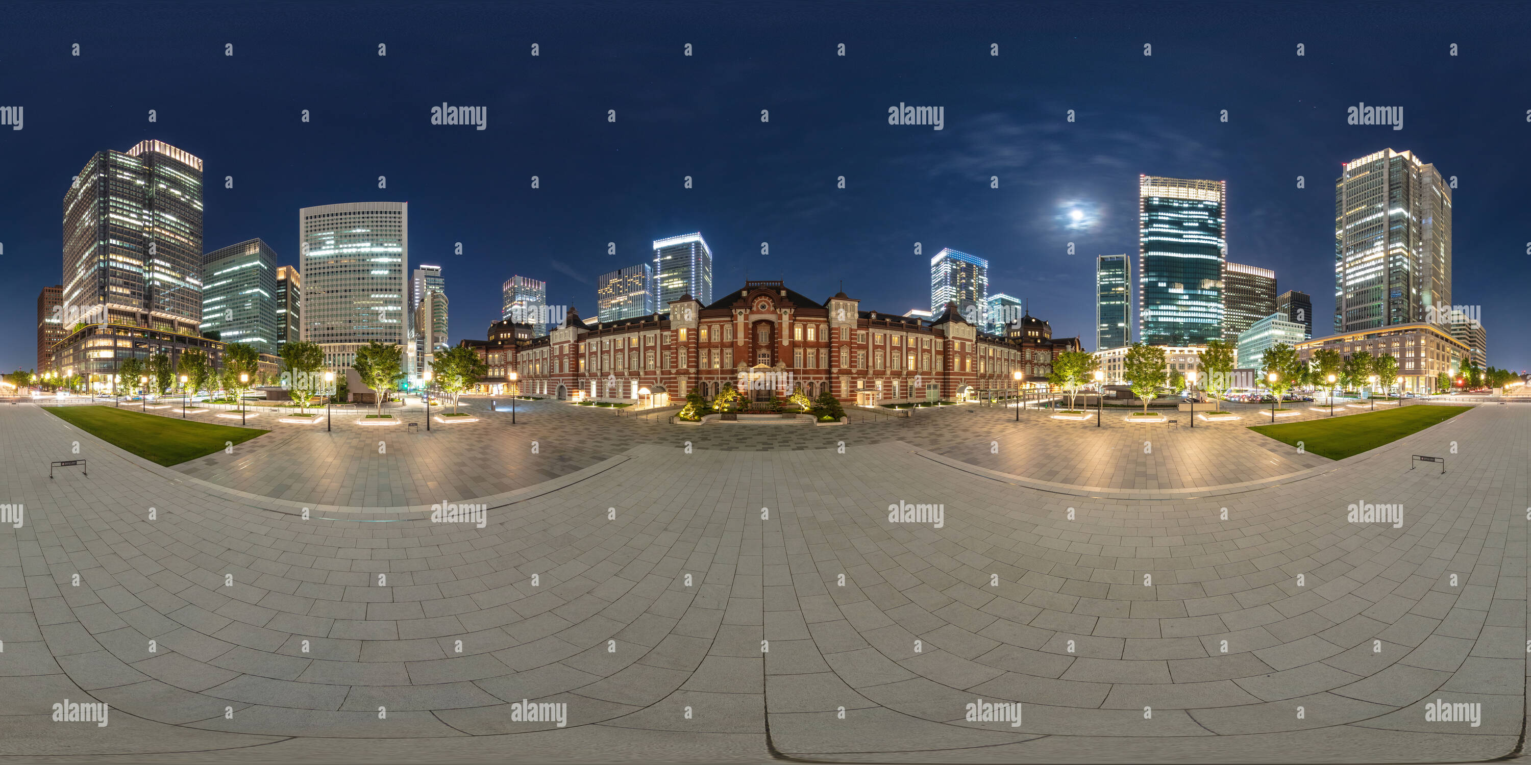 360° view of Tokyo Station at night - Alamy