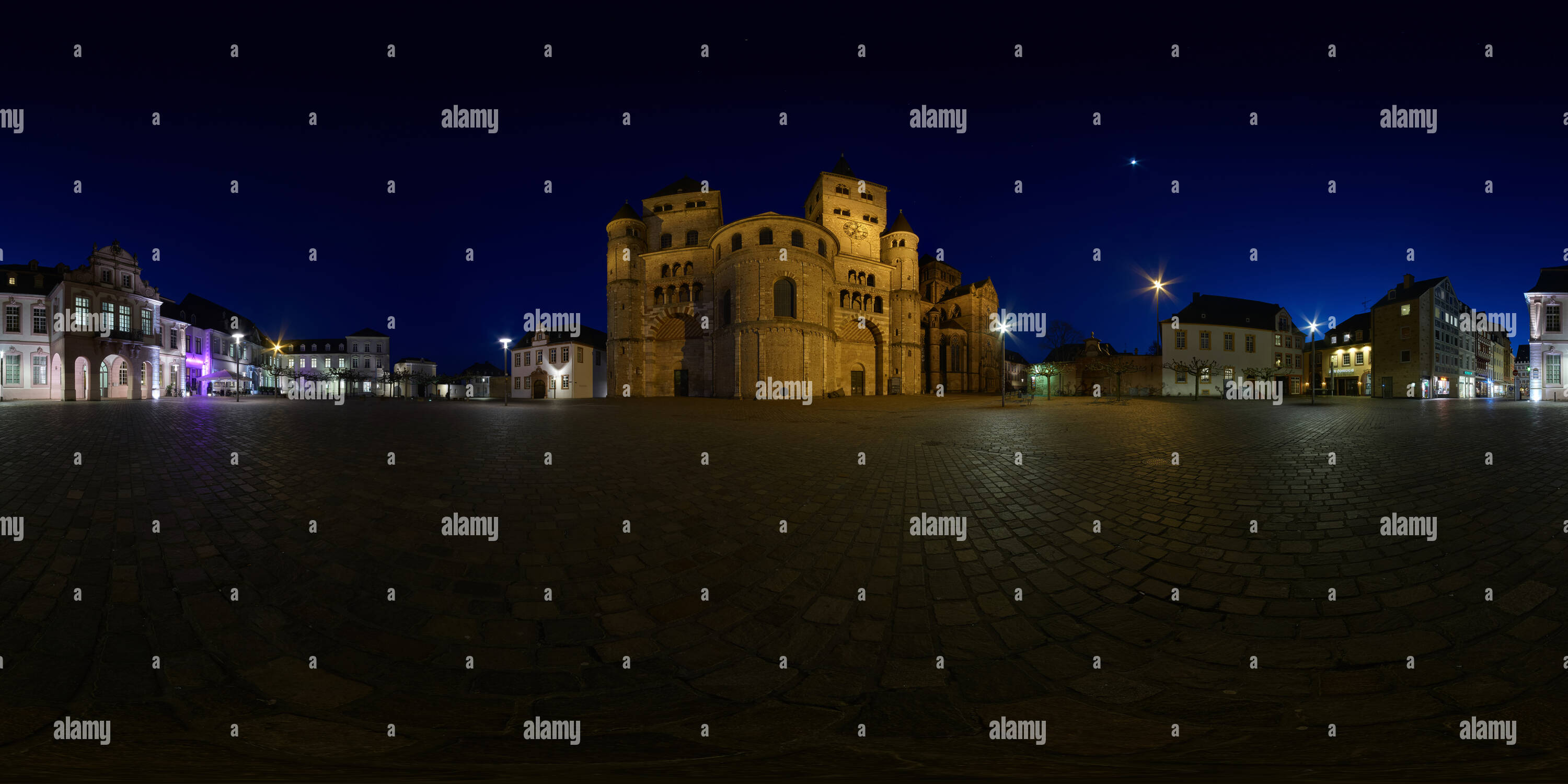 360° view of Cathedral of Trier (Germany) at night - Alamy