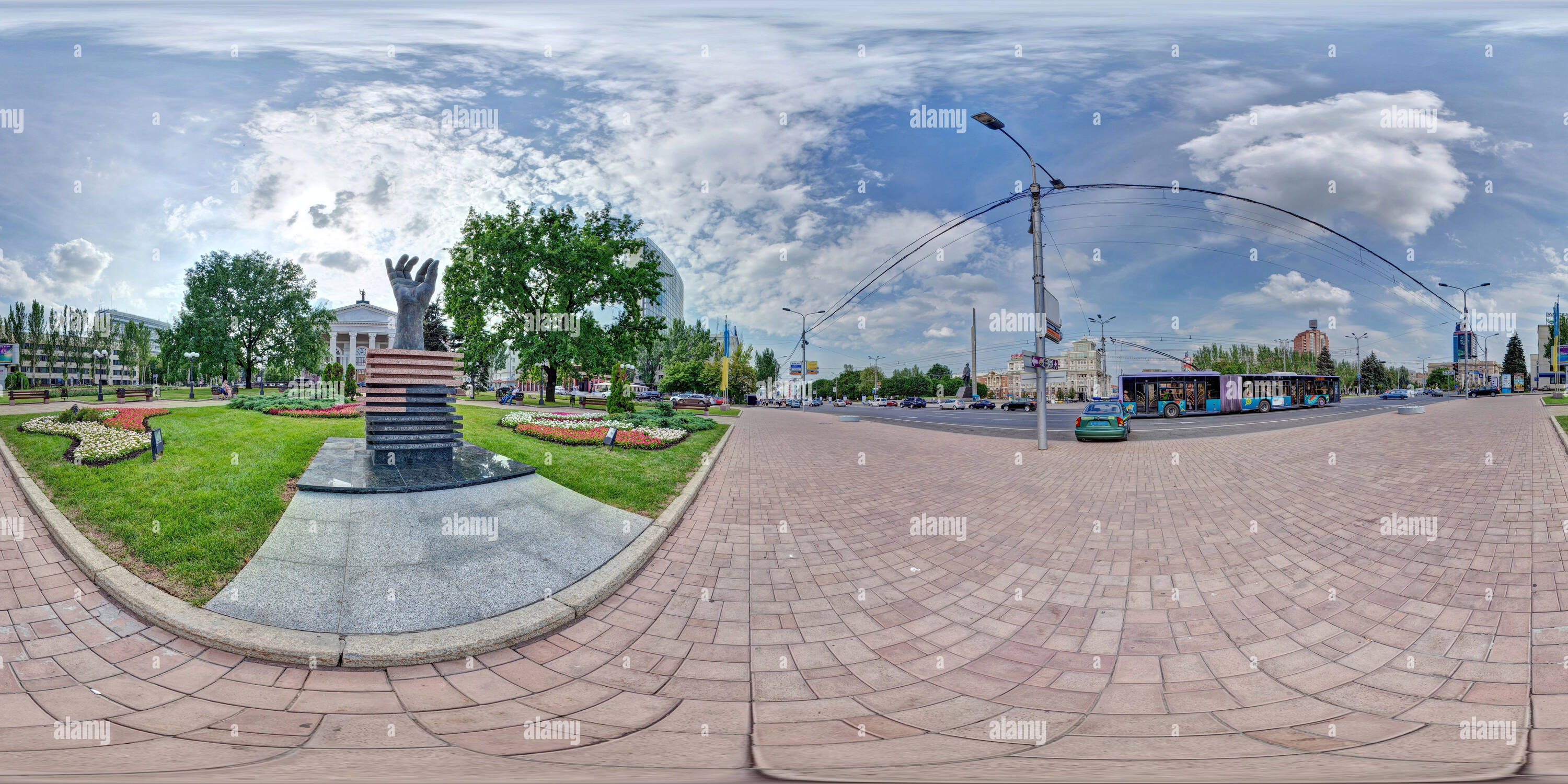 360° view of The sculpture "In Perspective - Alamy