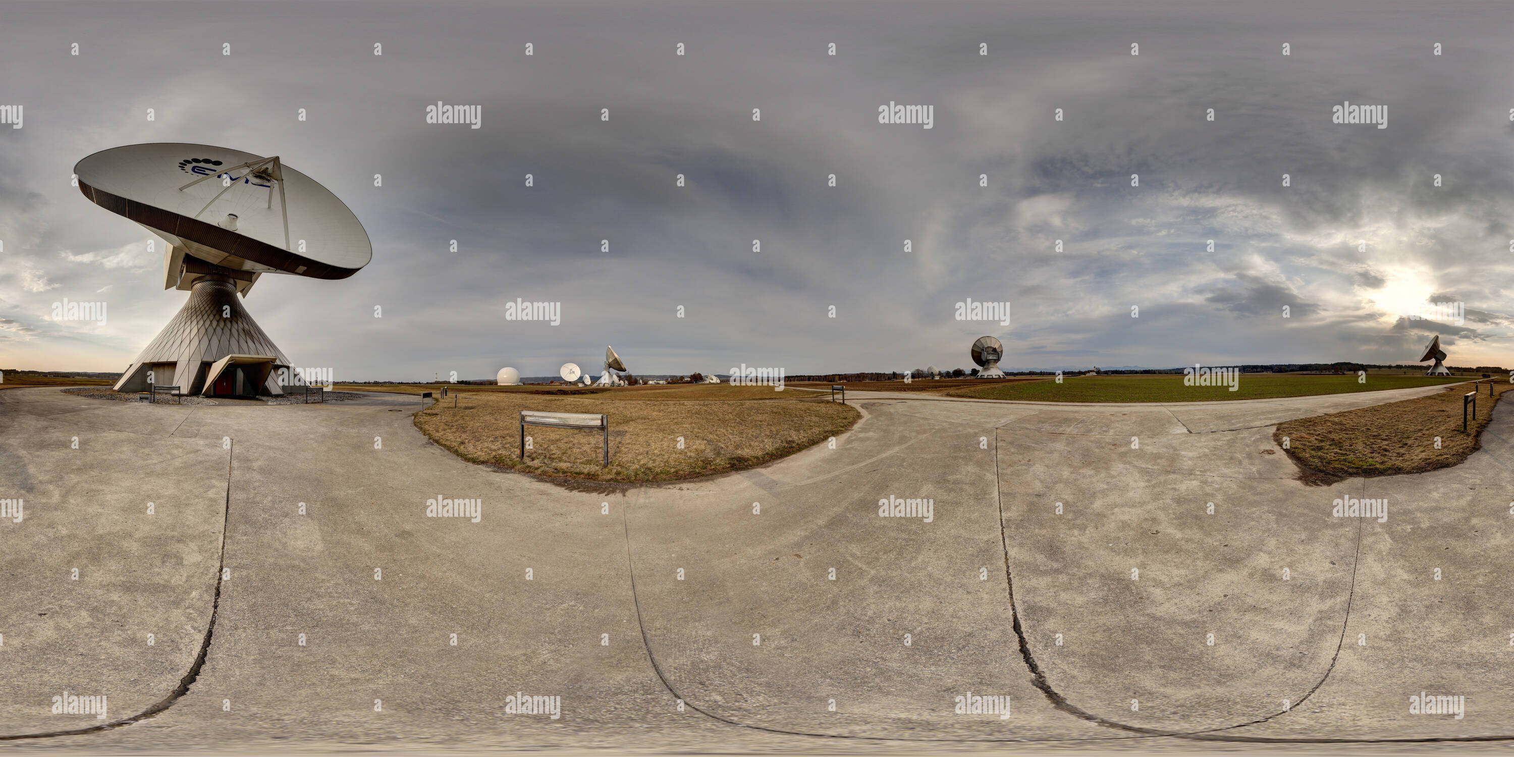360° view of Parabolic Satellite communication antenna in Raisting - Alamy