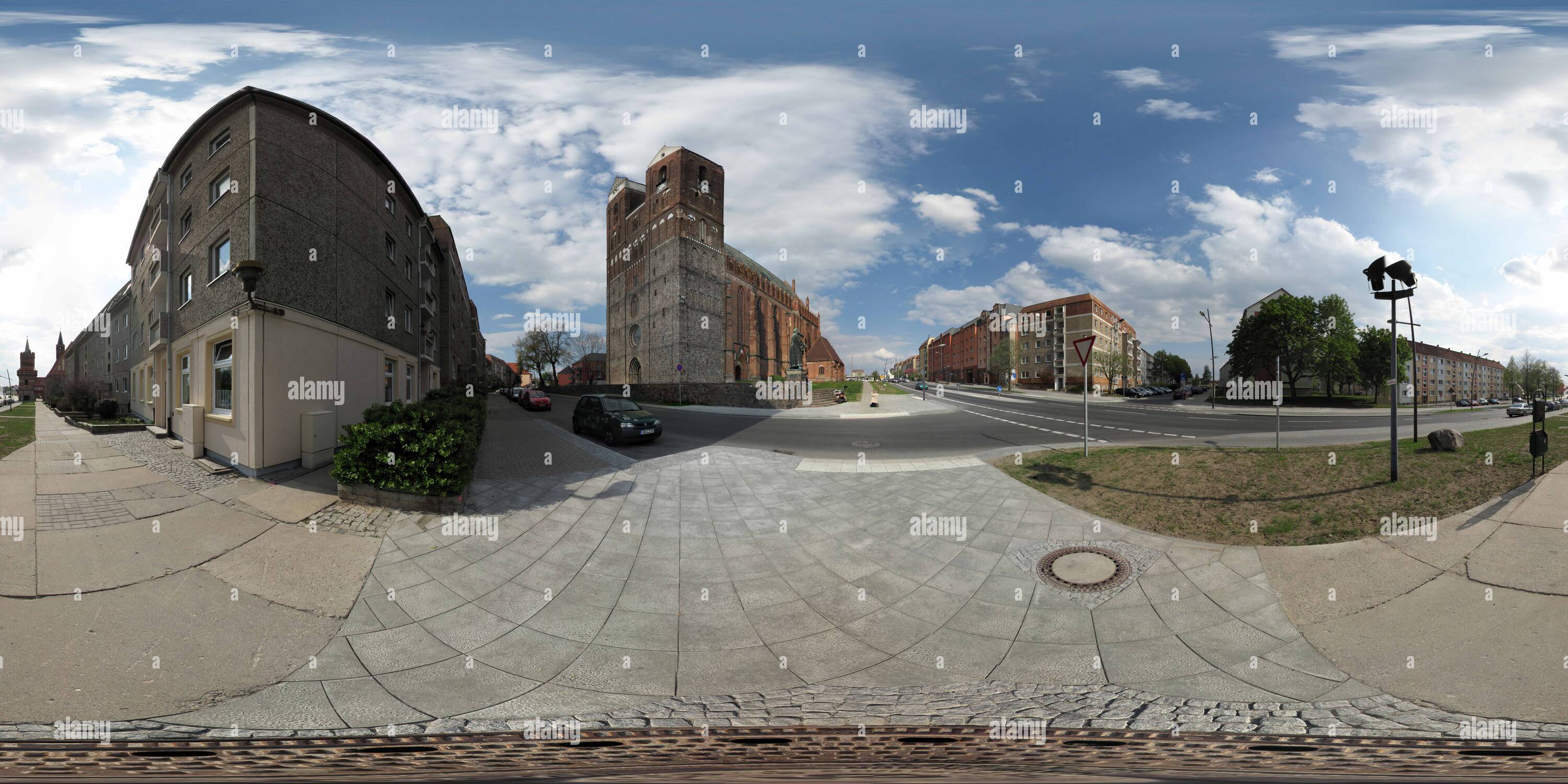 360° view of Marienkirche und Lutherdenkmahl - Alamy