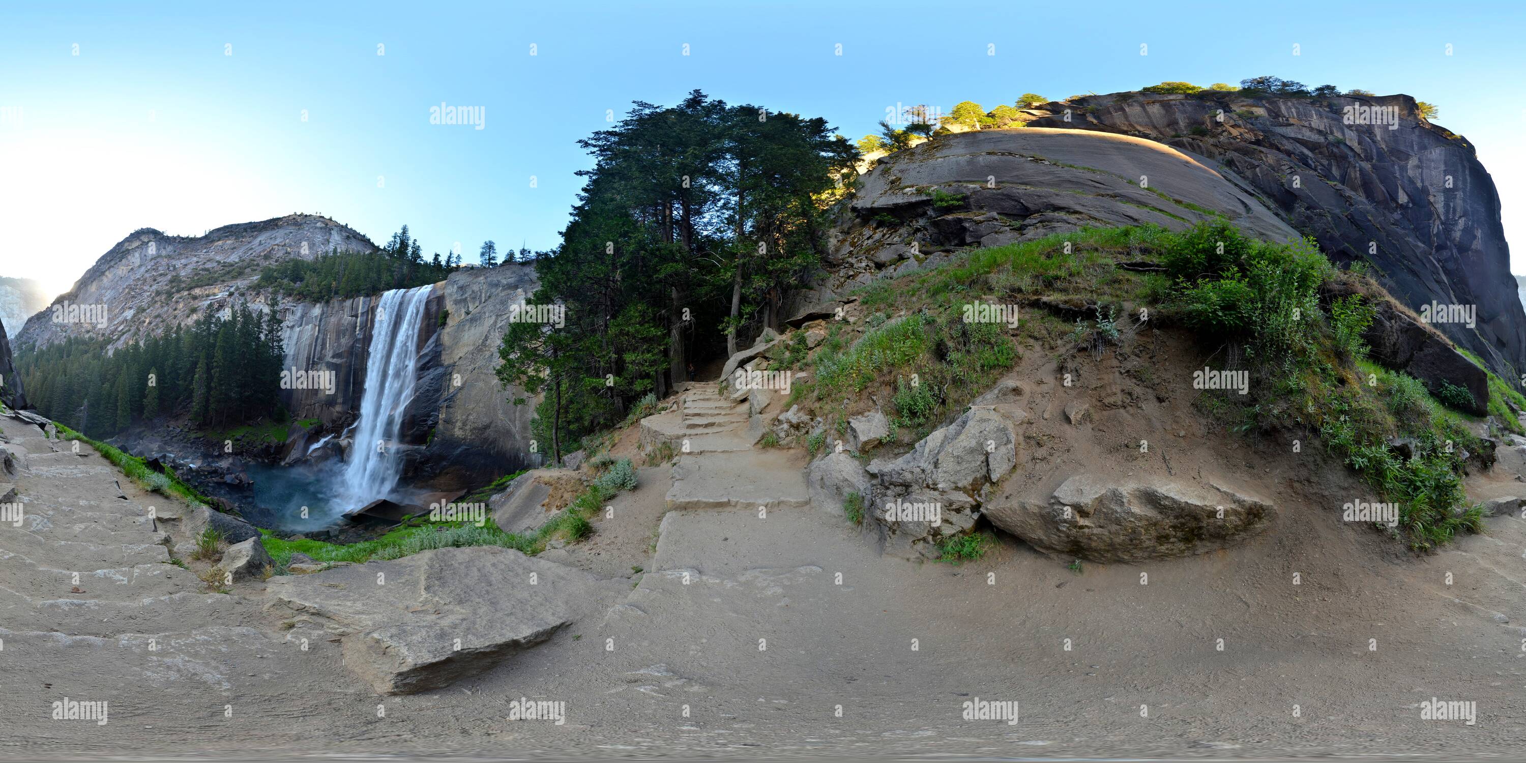 360° view of Yosemite Vernal Falls overlook - Alamy