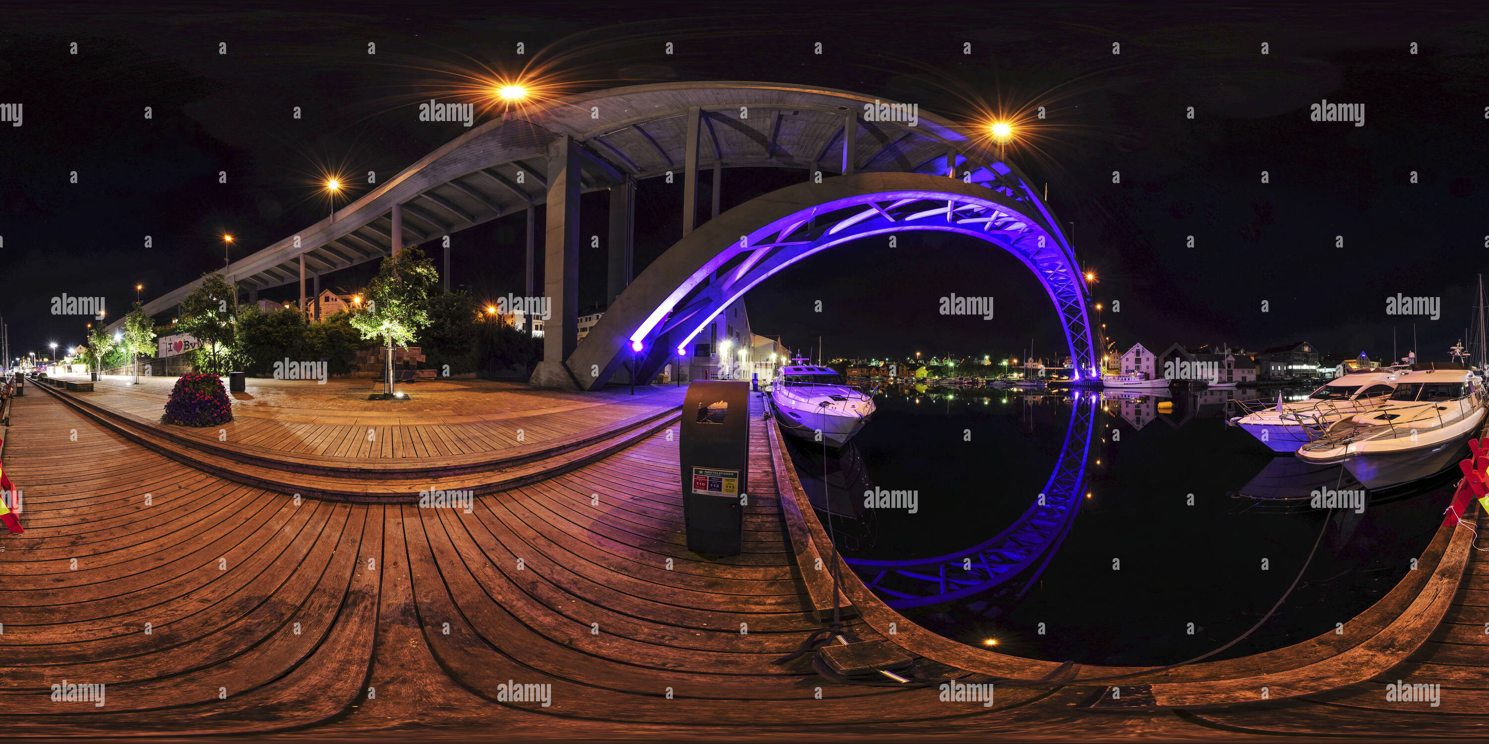 360° view of Risoy Bridge at night - Alamy