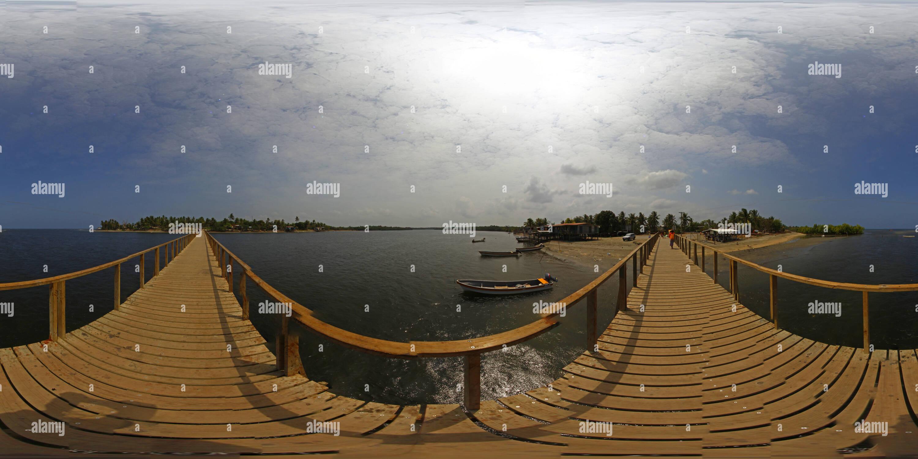 360° view of Bridge to Lealea, Papua New Guinea - Alamy