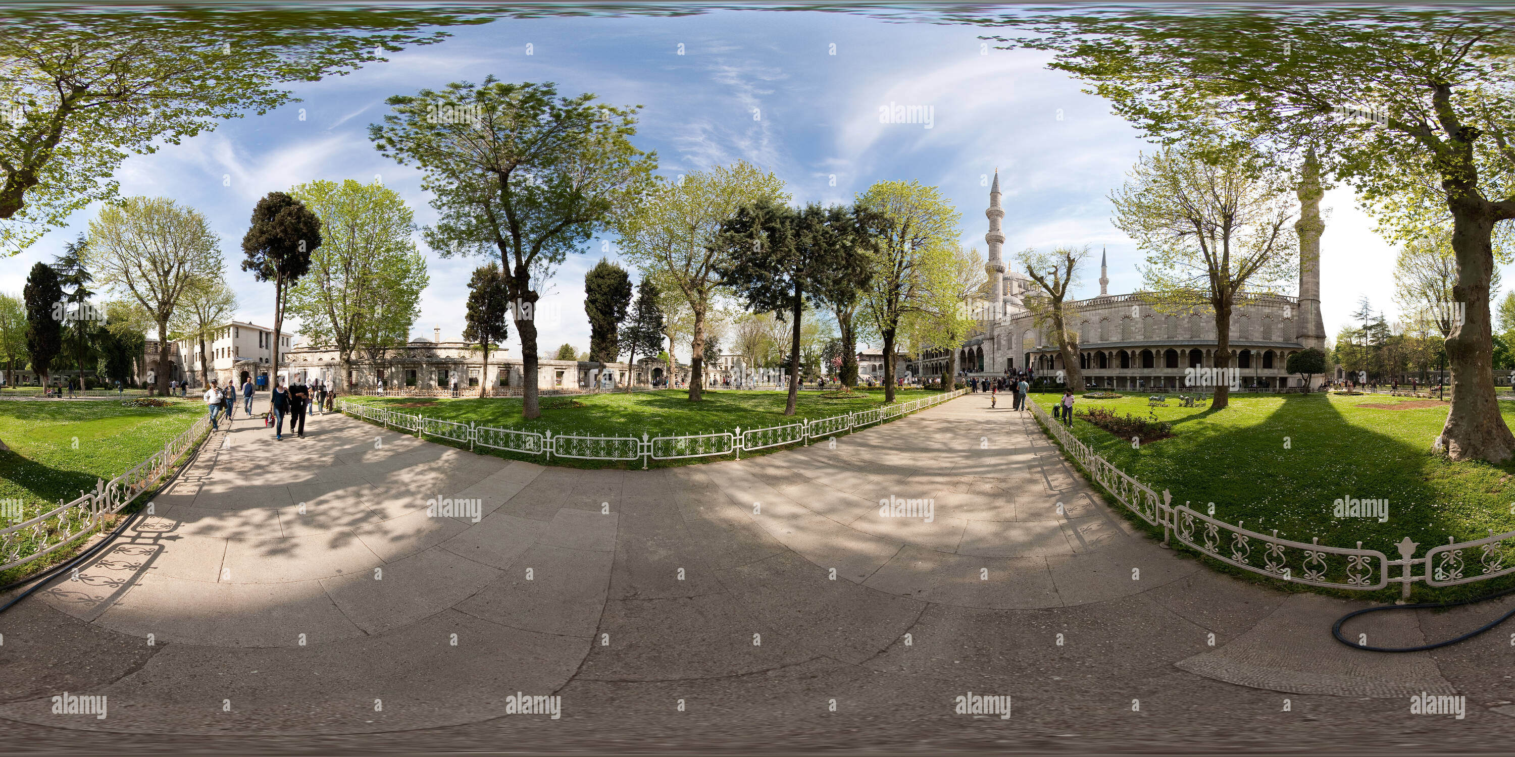 360° view of Sultan Ahmed (Blue Mosque) Mosque gardens - Alamy