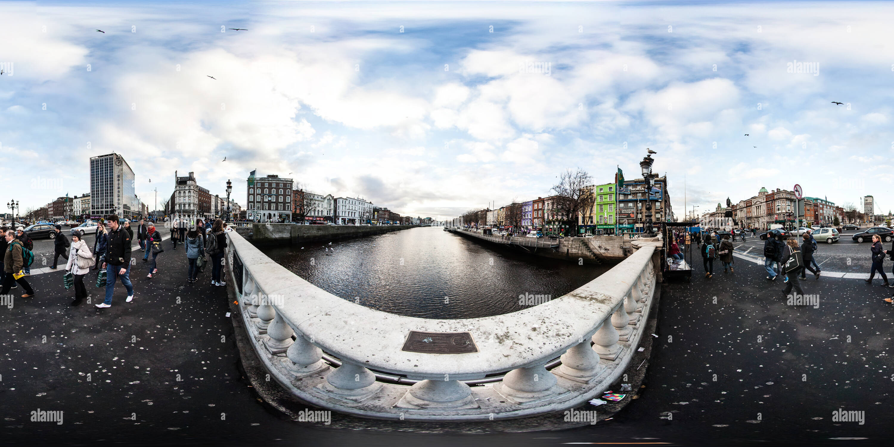 360° view of O'Connell Bridge in Dublin, Ireland - Alamy