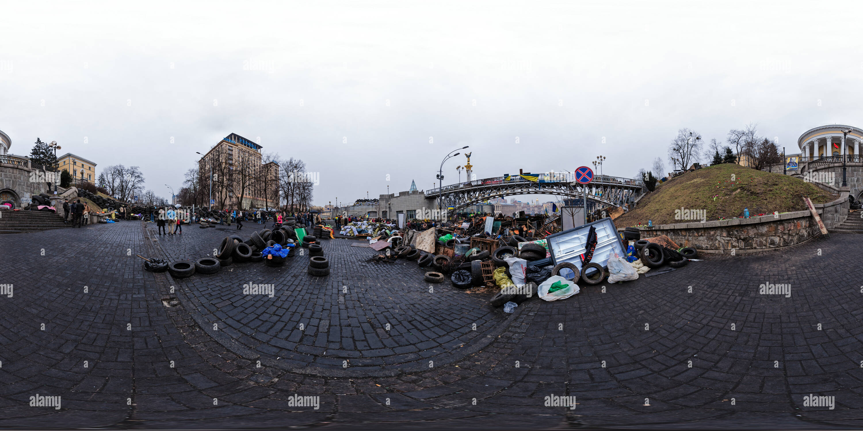 360° view of The main barricade - Alamy