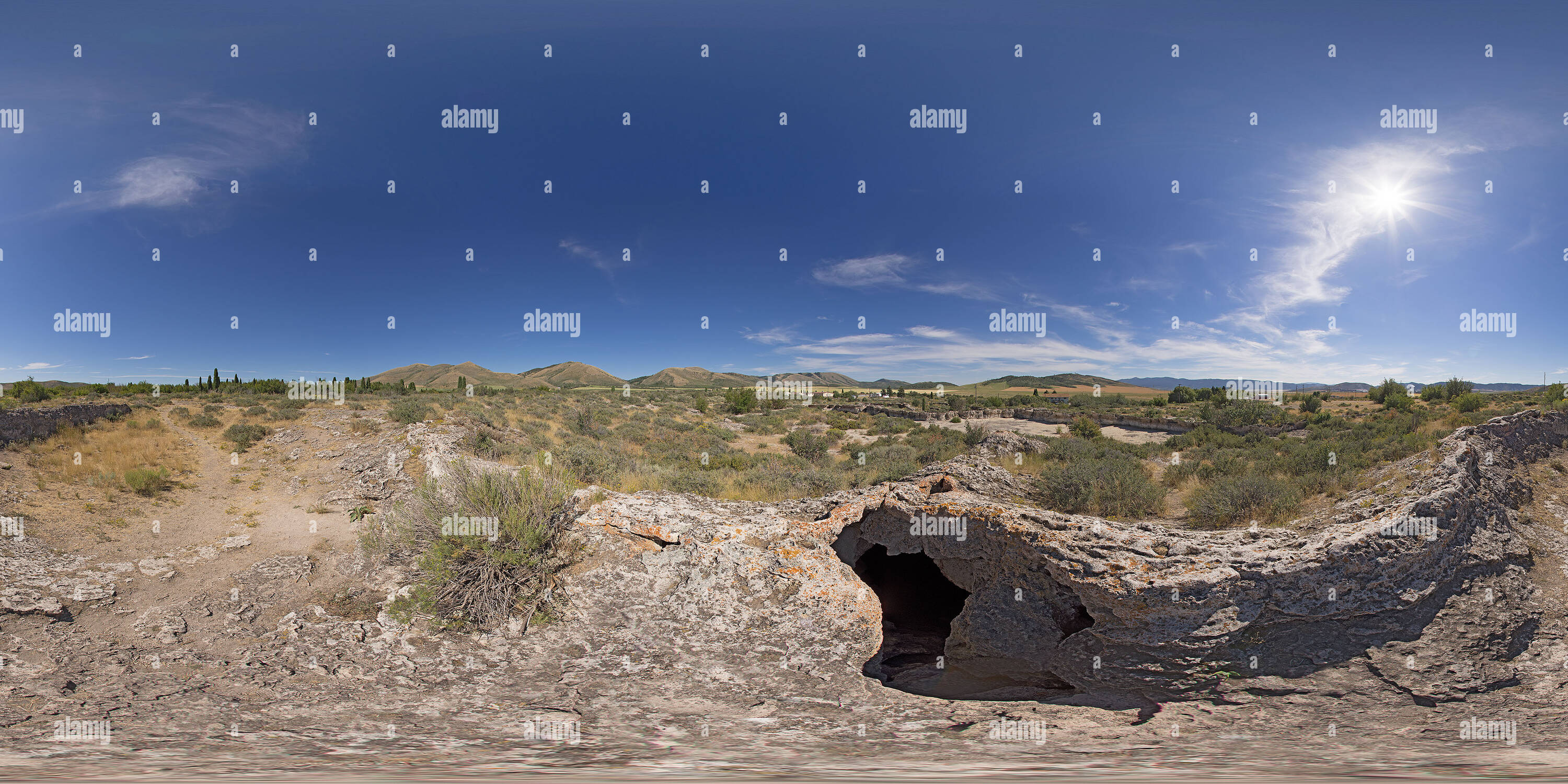 360° view of Formation Springs cave - Alamy