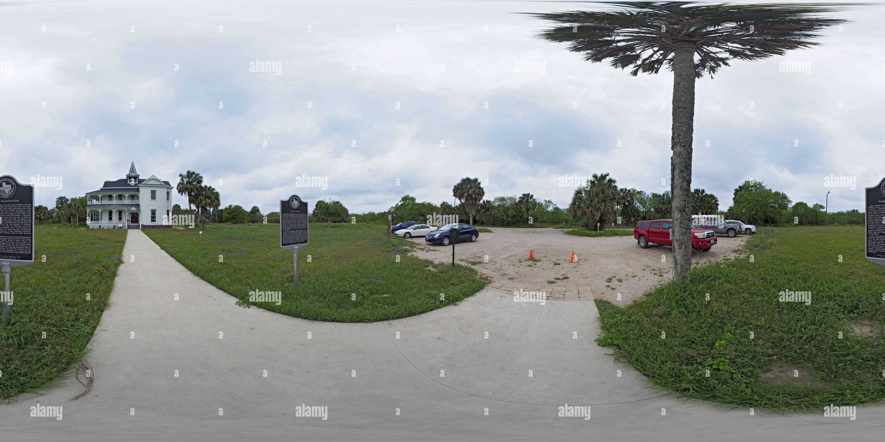360° view of The Rabb Plantation House at the entrance to Sabal Palm ...