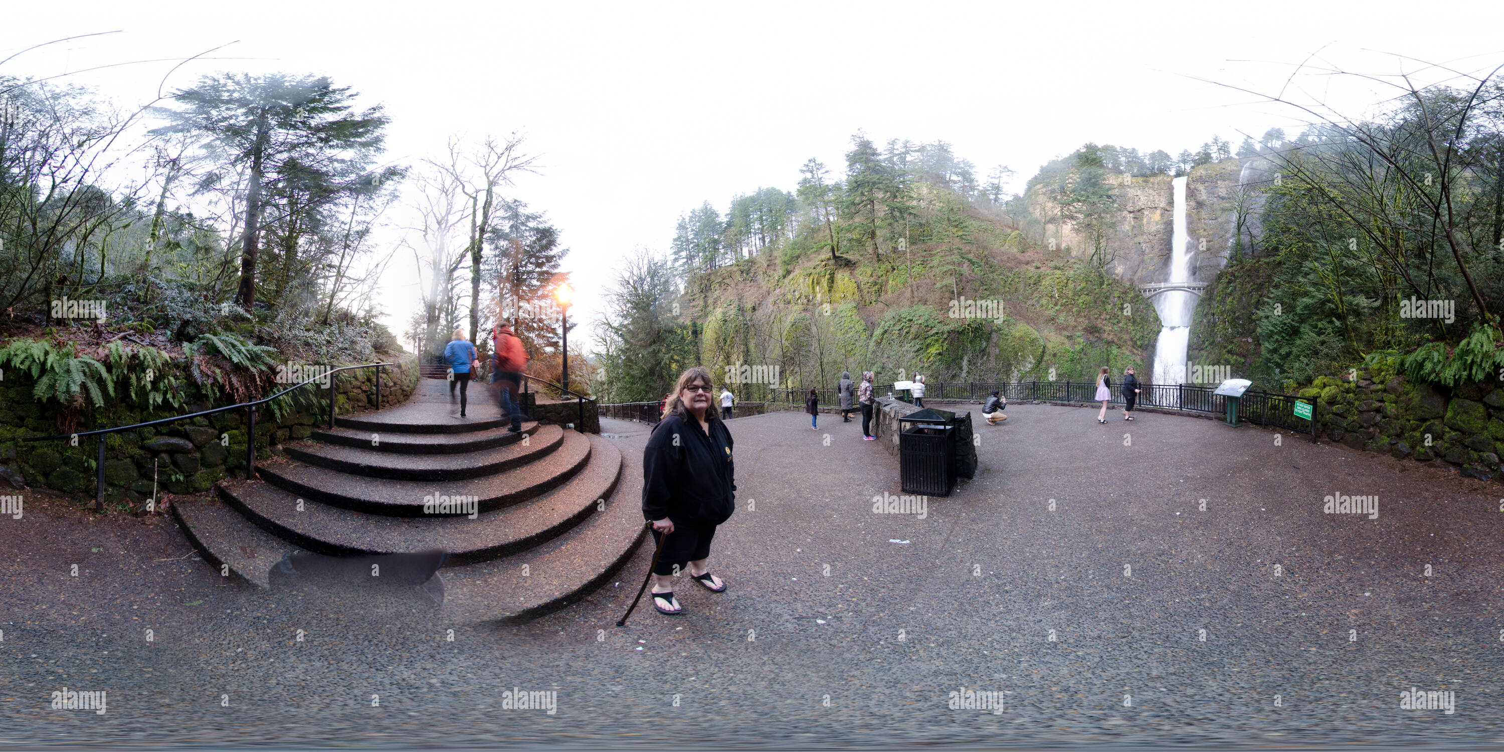 360° view of Multnomah Falls Viewpoint - Alamy