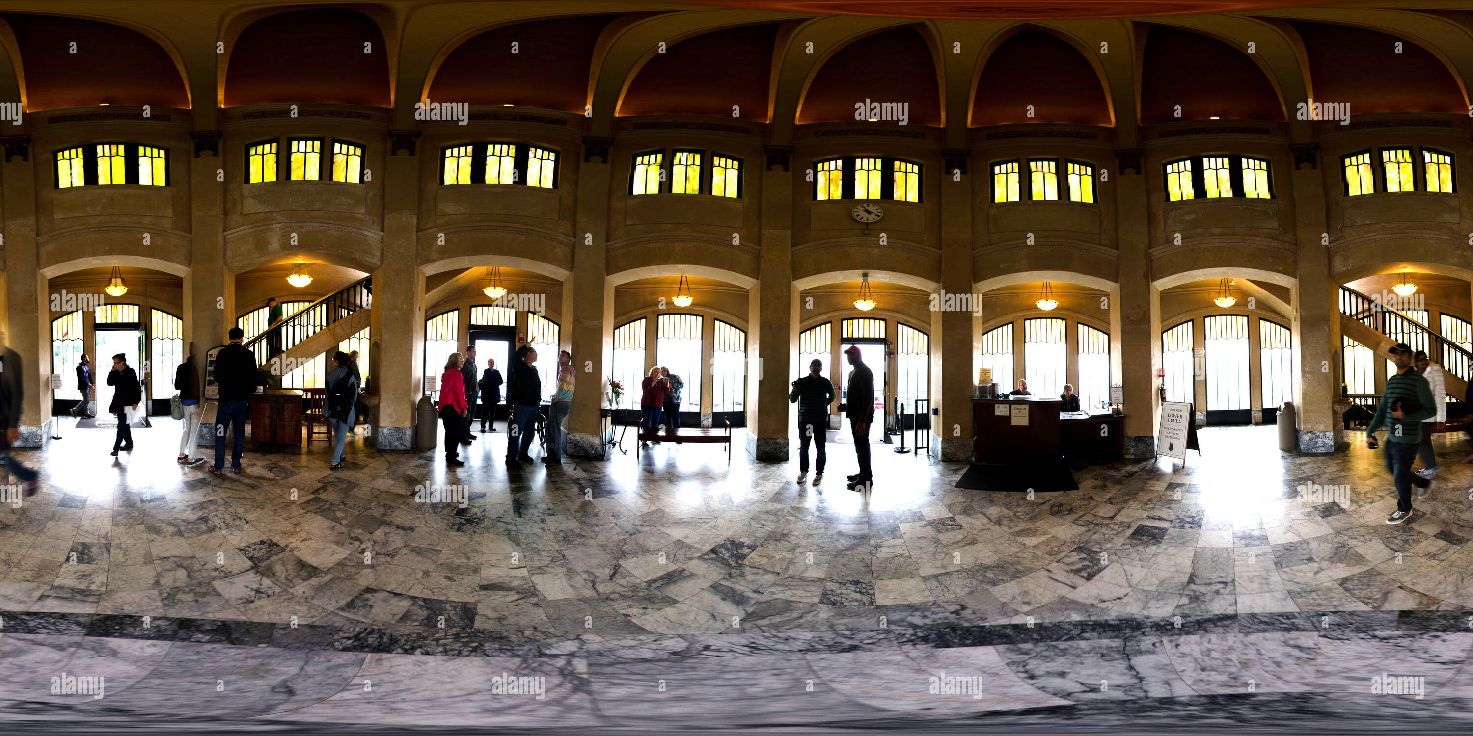 360° view of Vista House, Crown Point Oregon - Alamy