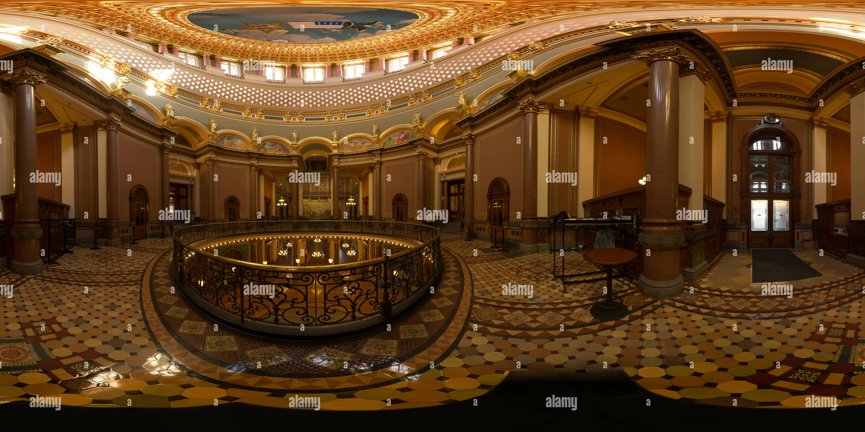 360° view of State Capital of Iowa - 2nd floor West side - Alamy