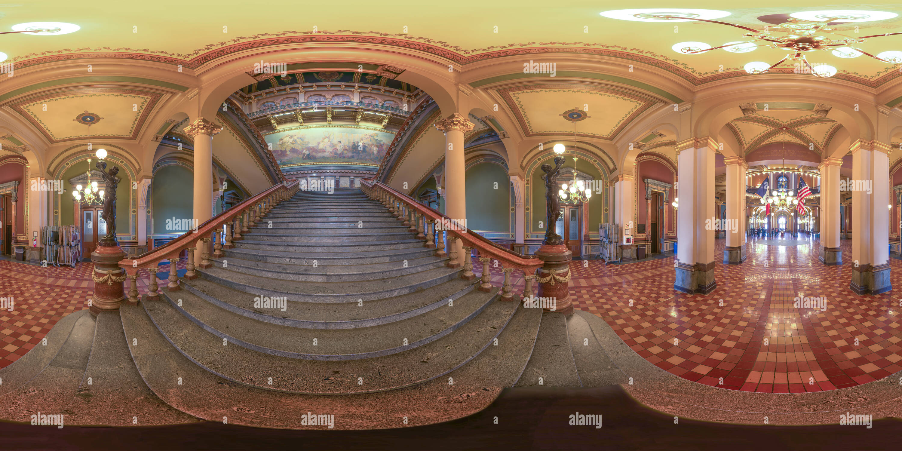 360° view of State Capital of Iowa - East Side Stairs - Alamy
