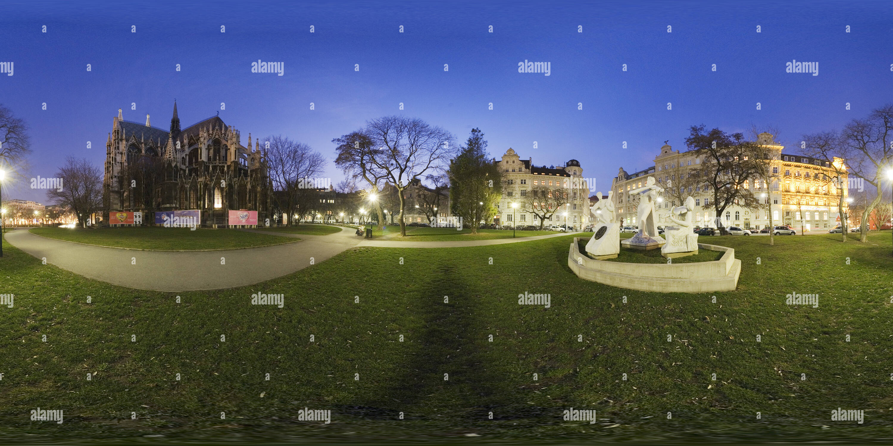 360° view of Roosevelt square, Vivaldi memorial - Alamy