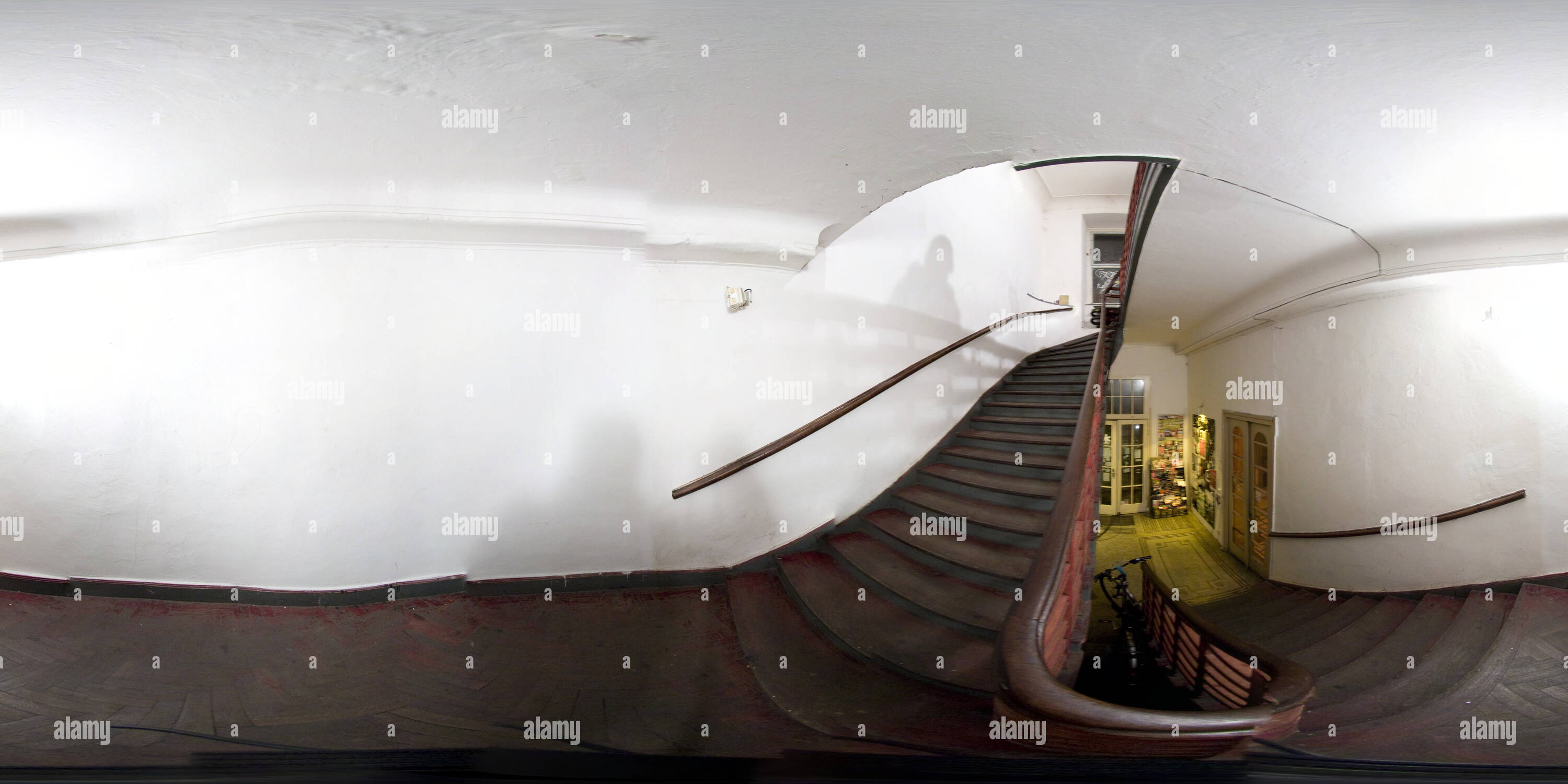 360° view of Roxy - NoD - Alamy