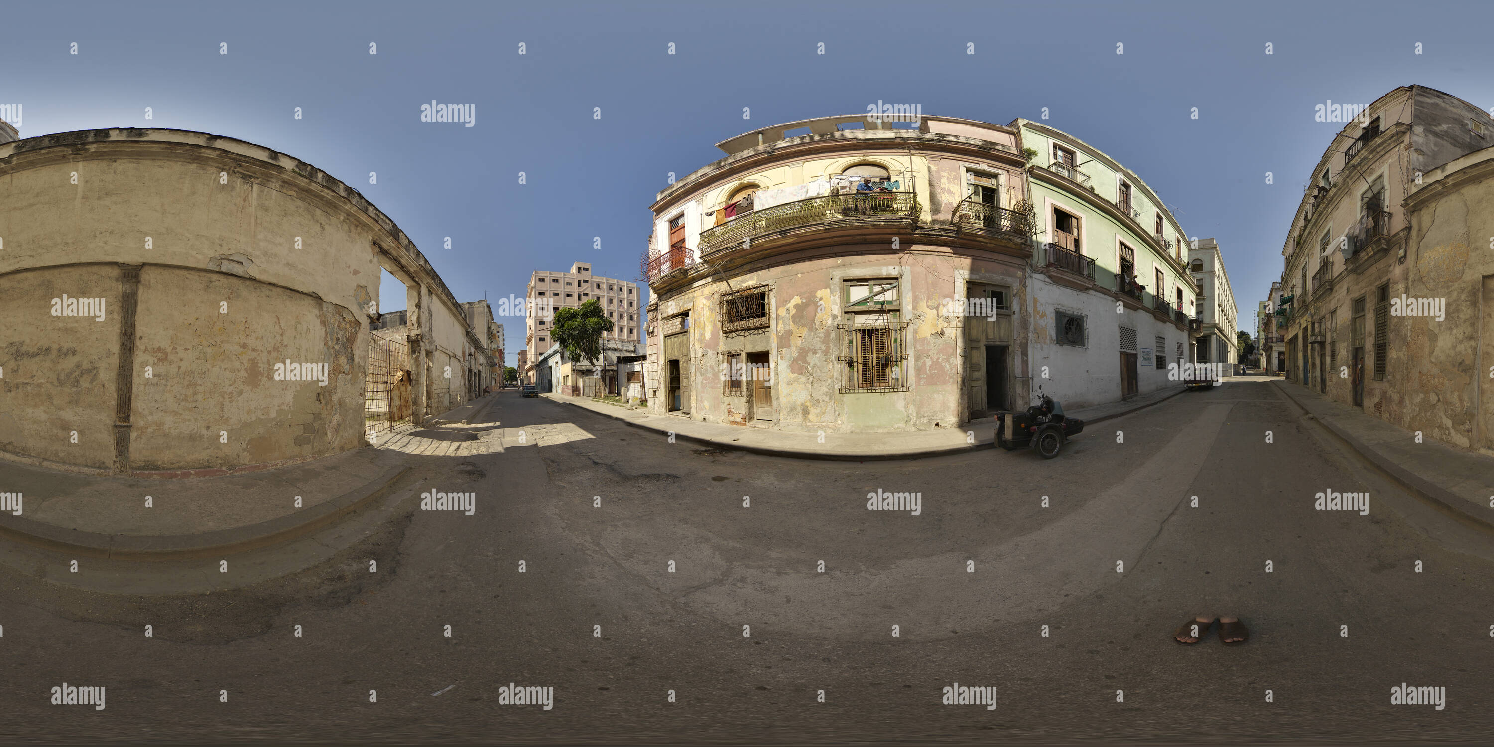 360° view of Old man on a balcony - Alamy