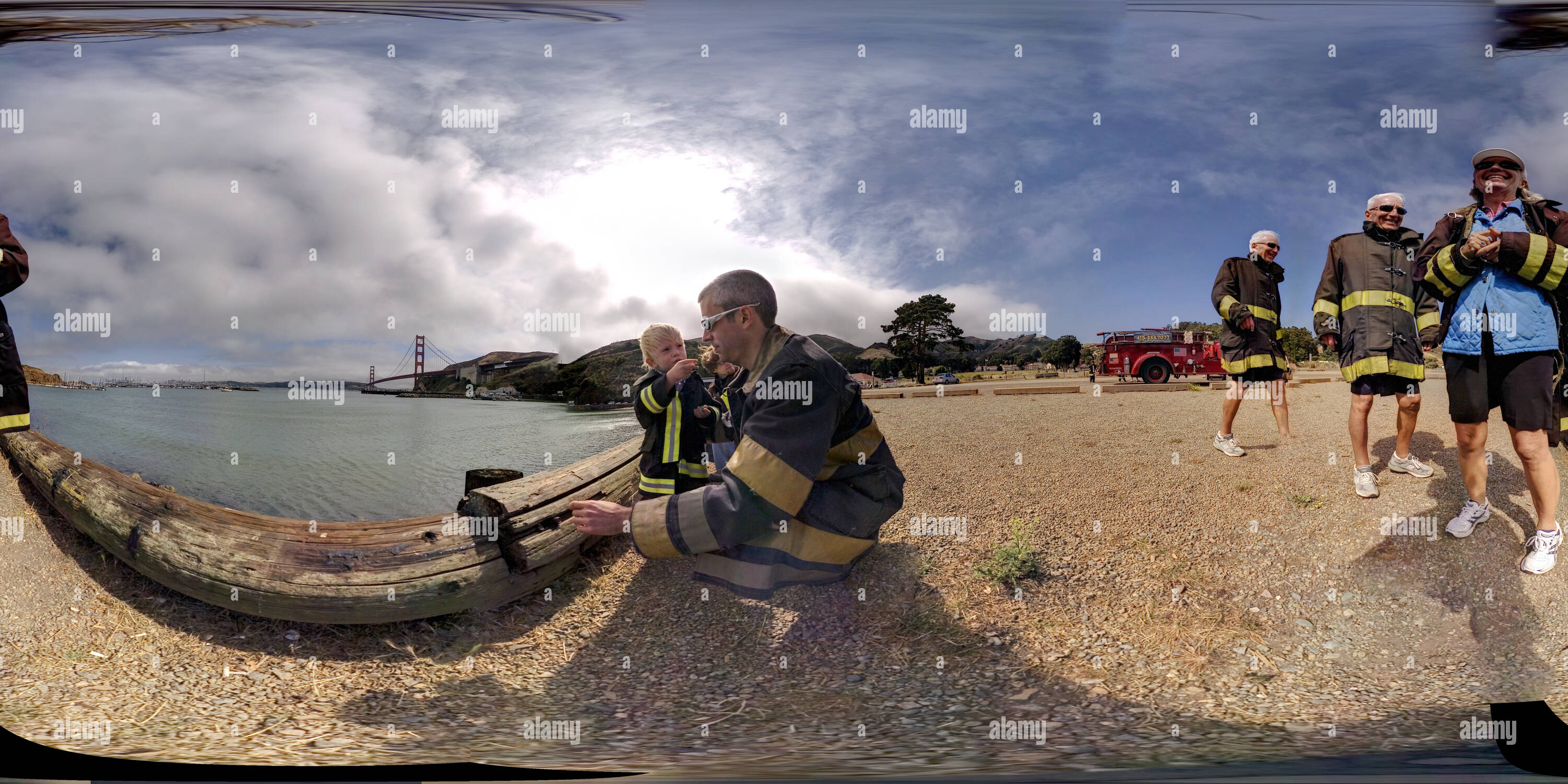 360° view of Golden Gate Bridge - San Francisco Fire Engine tour - Alamy