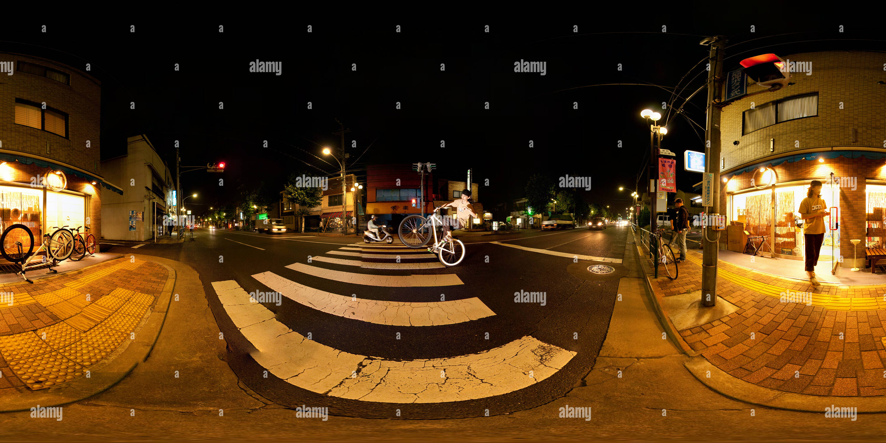 360° view of JAN - track bike shop in horikiri, tokyo - Alamy