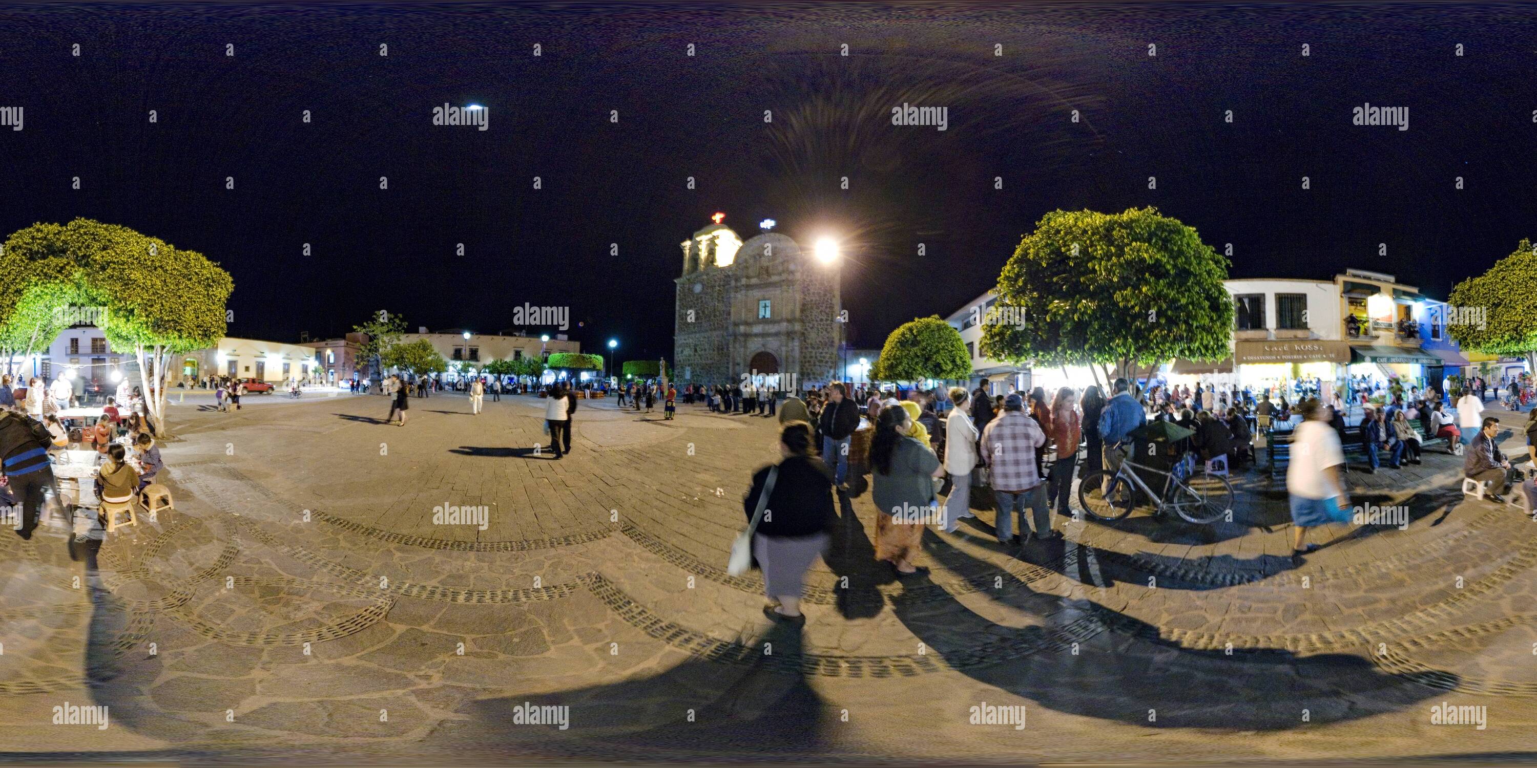 360° view of Tequila main square on sunday night - 0903 - Alamy