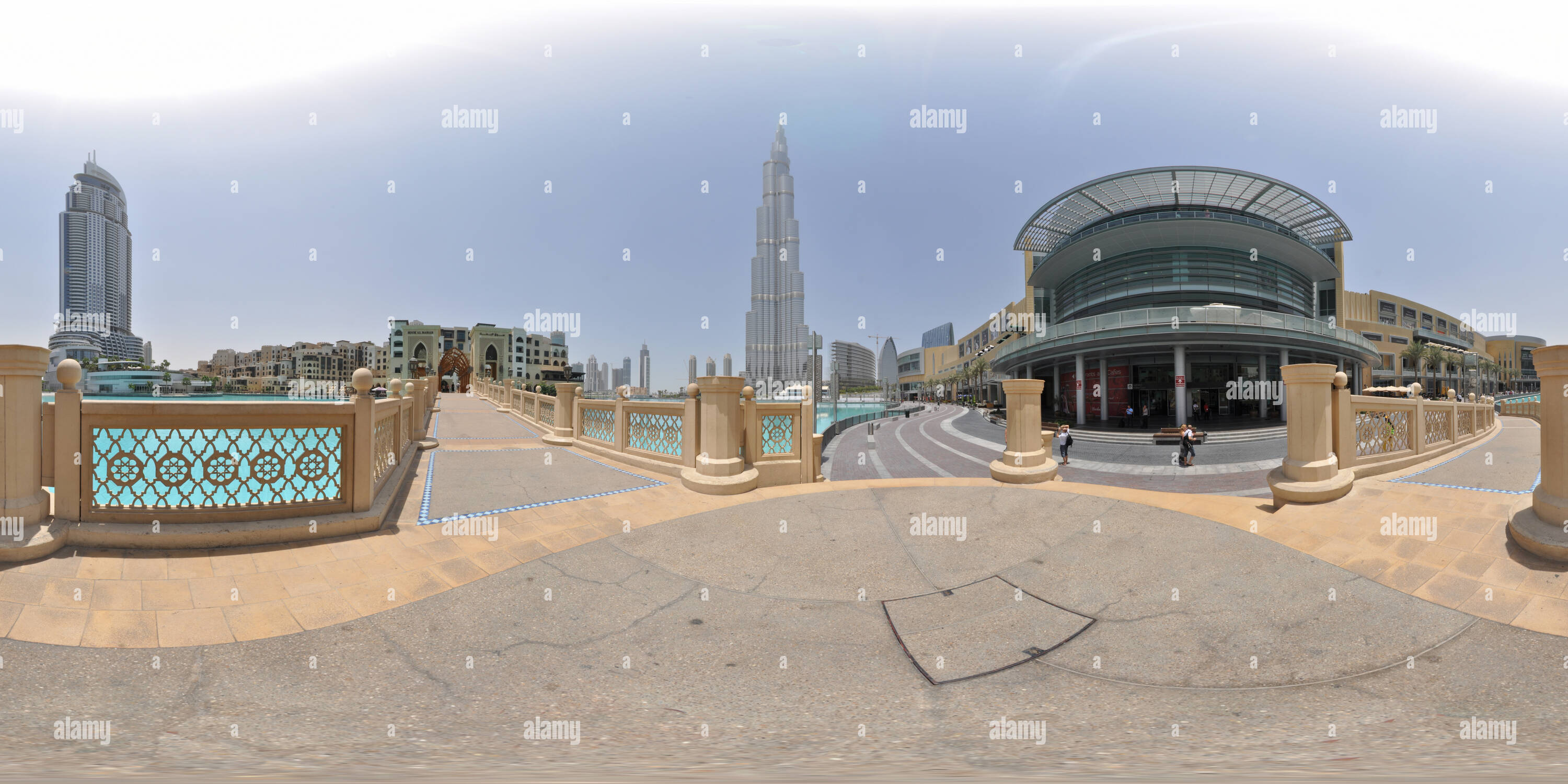 360° view of Burj Khalifa in Dubai - Alamy