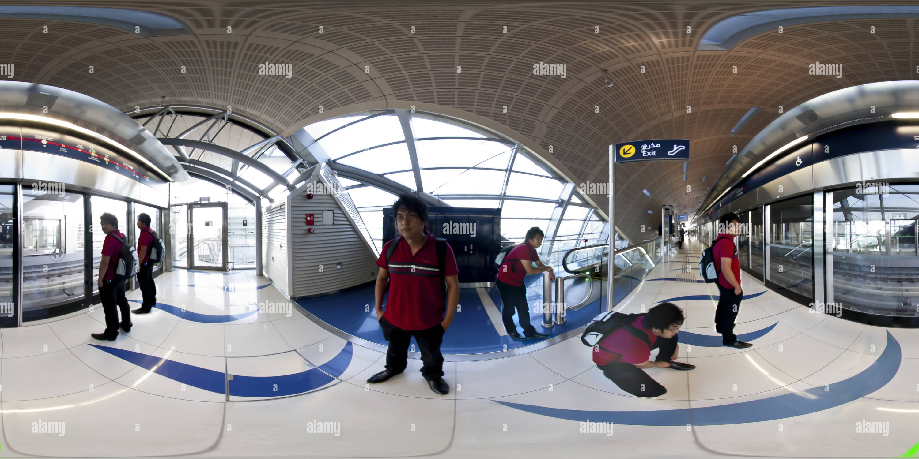 Dubai metro station world trade center hi-res stock photography and ...