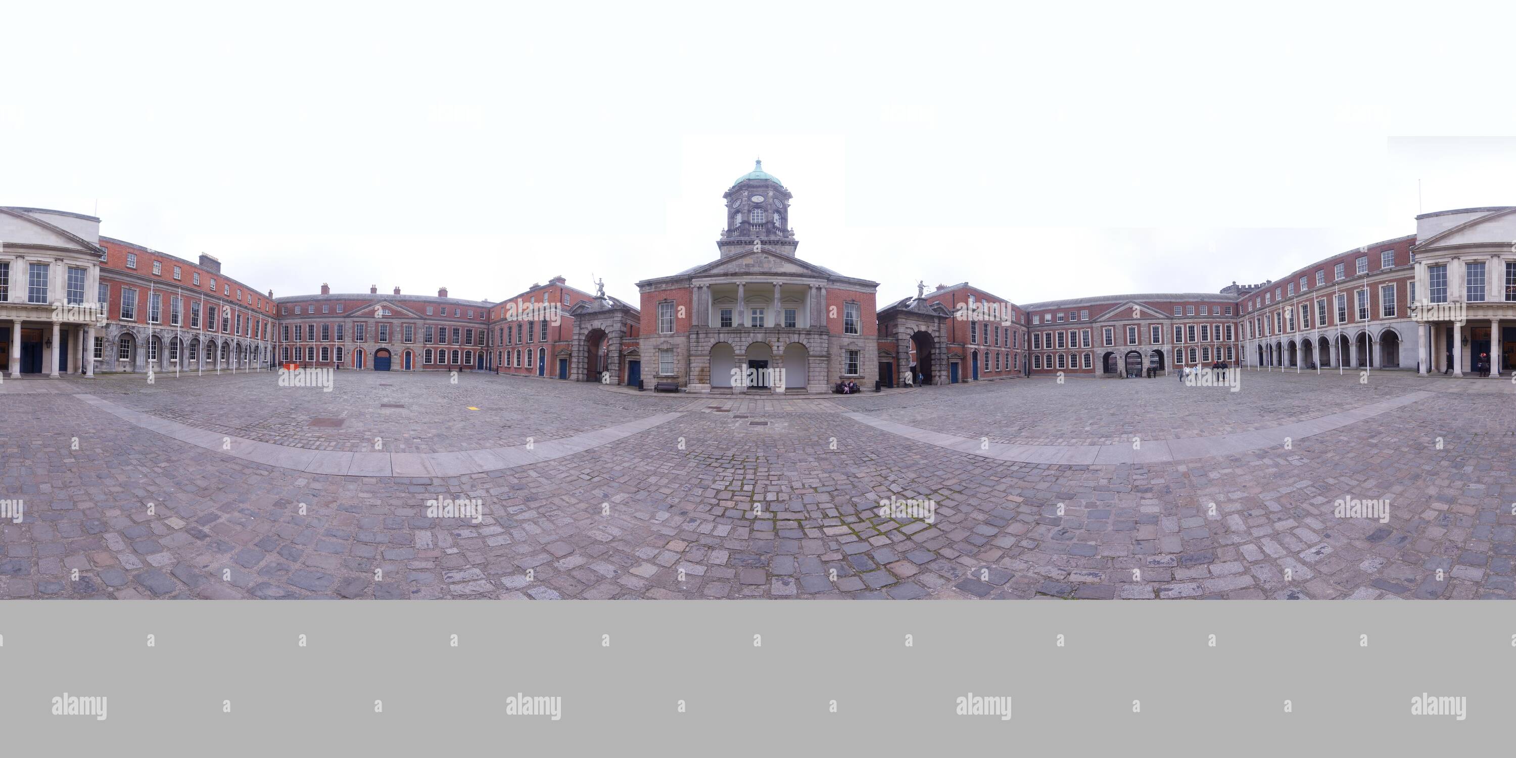 360° view of Dublin Castle courtyard - Alamy