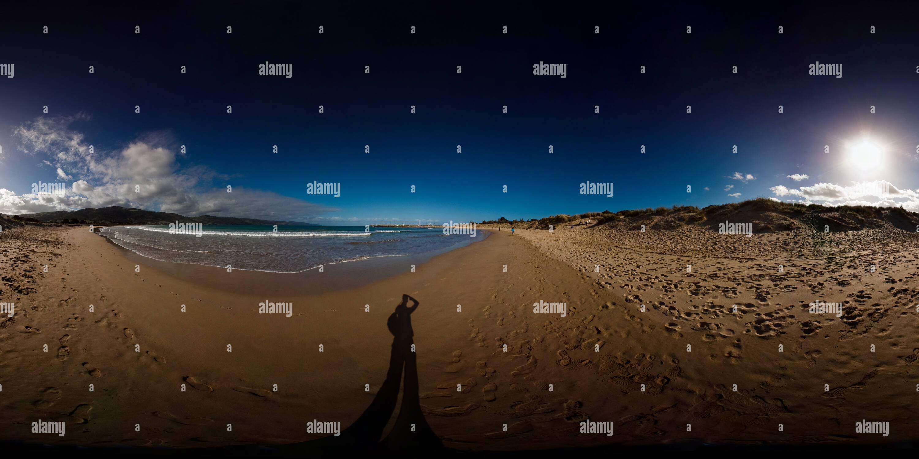 360° view of Apollo Bay, on the beach - Alamy