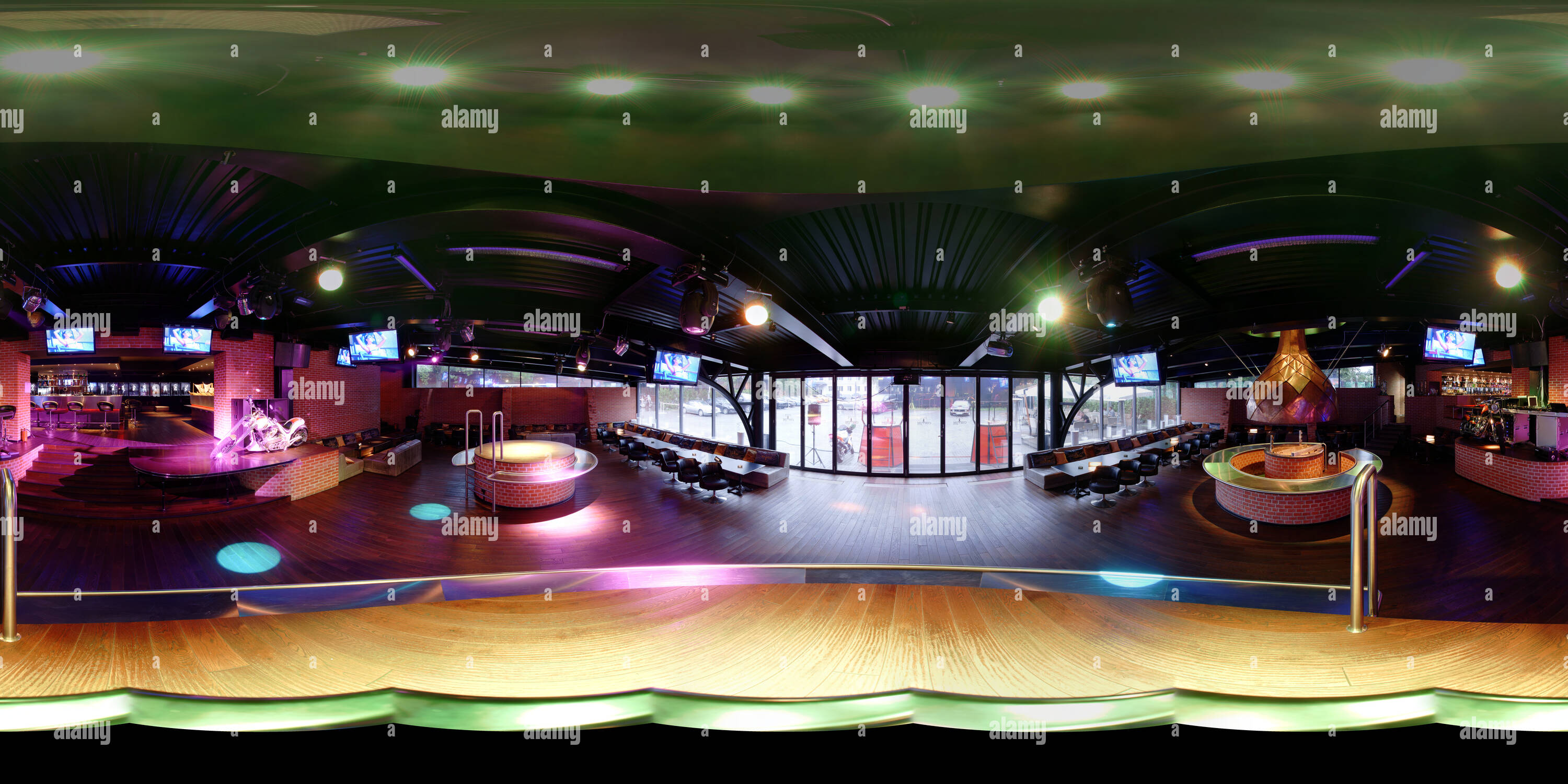 Custombar hi-res stock photography and images - Alamy