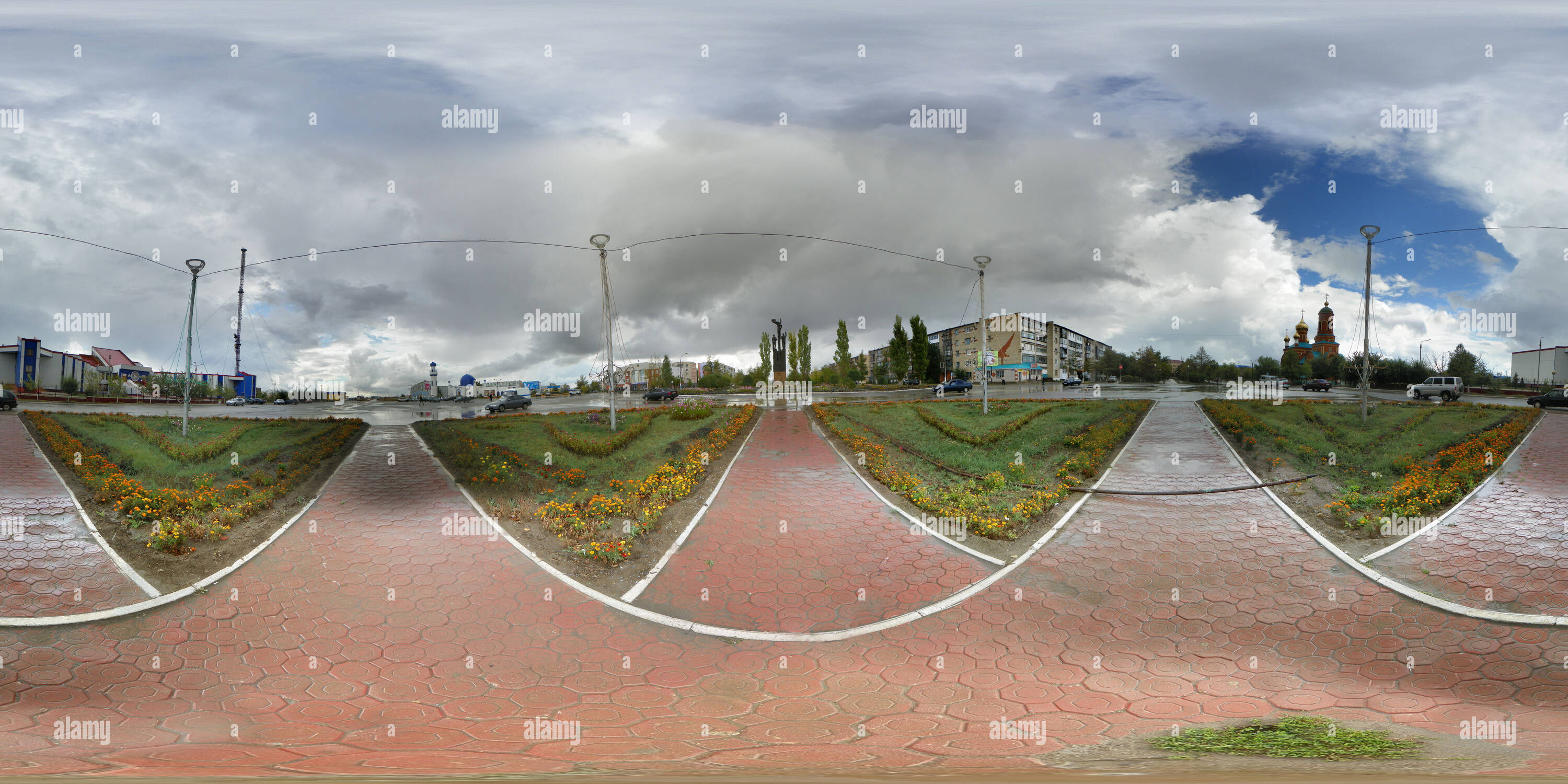 360° view of between the church and mosque - Alamy