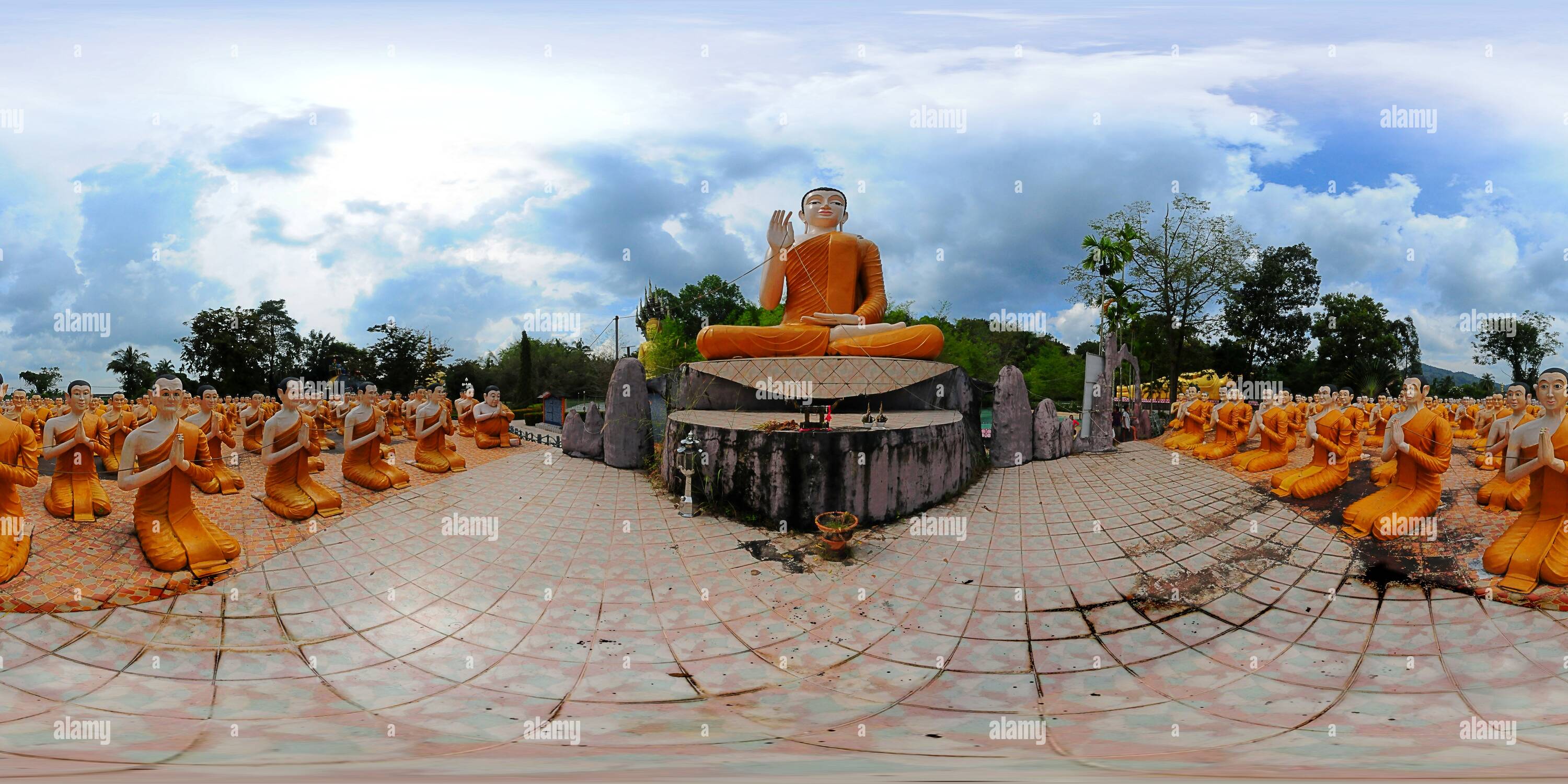 360° view of Wat Chak Yai Buddha Park - Alamy