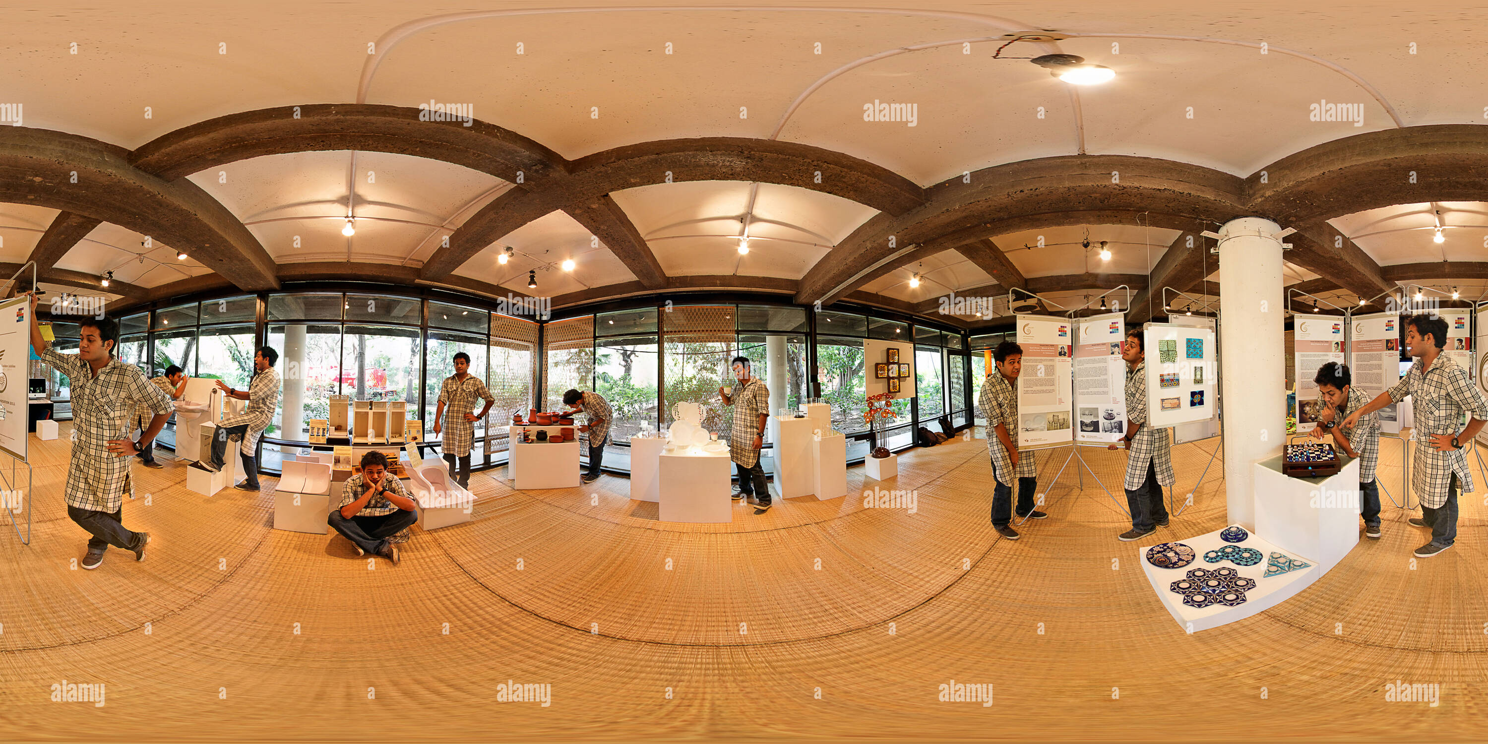 360° view of 360 Room 11 persons - Alamy