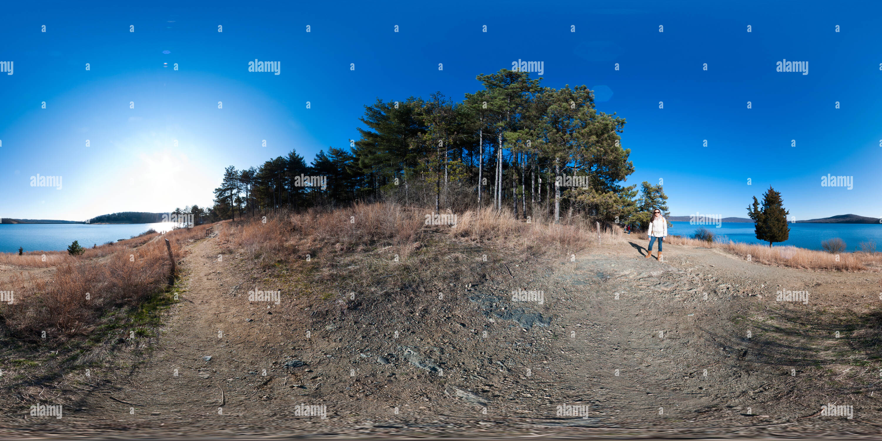 Round valley reservoir hi-res stock photography and images - Alamy