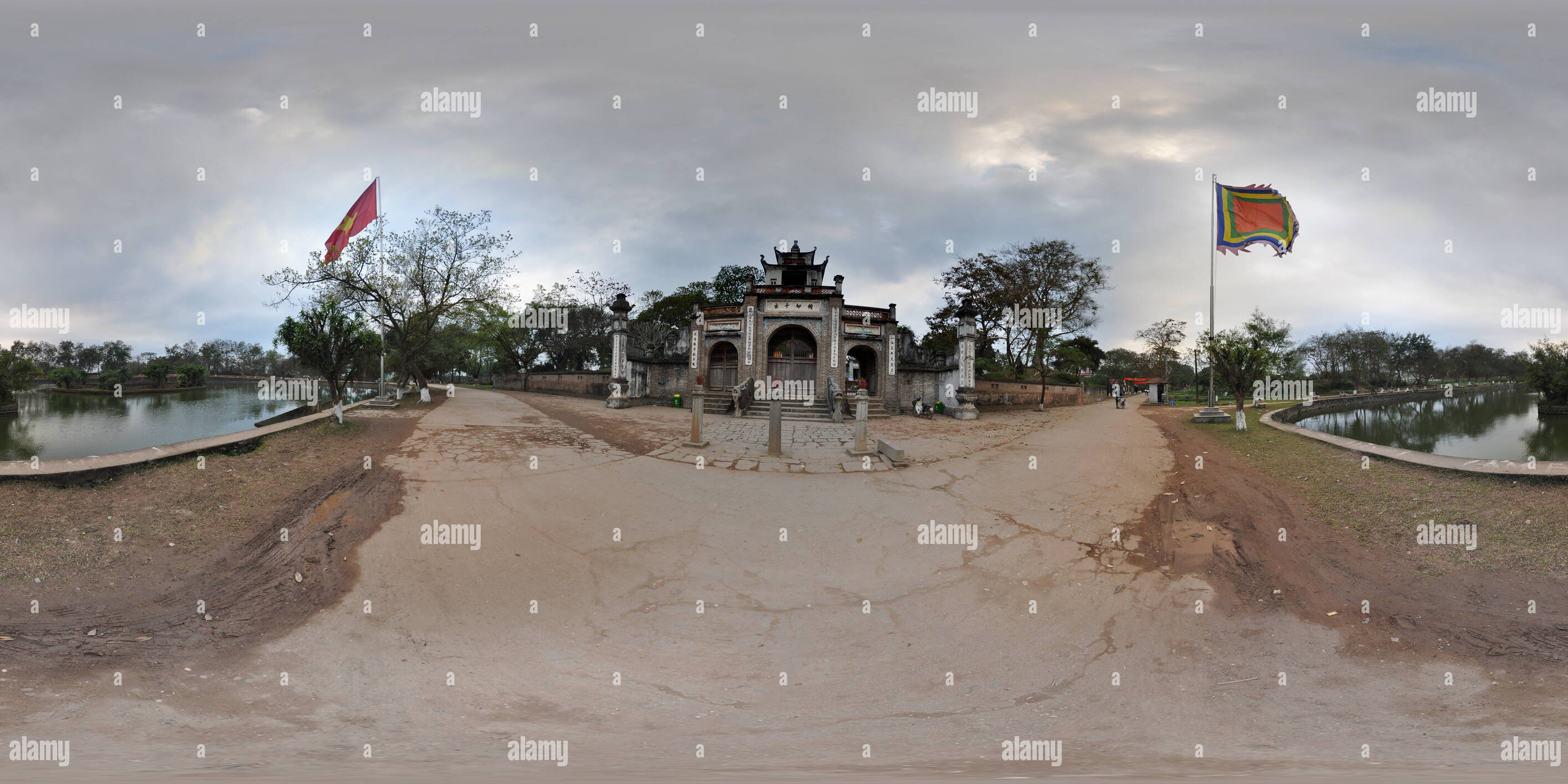 360 View Of An Duong Vuong Temple Alamy
