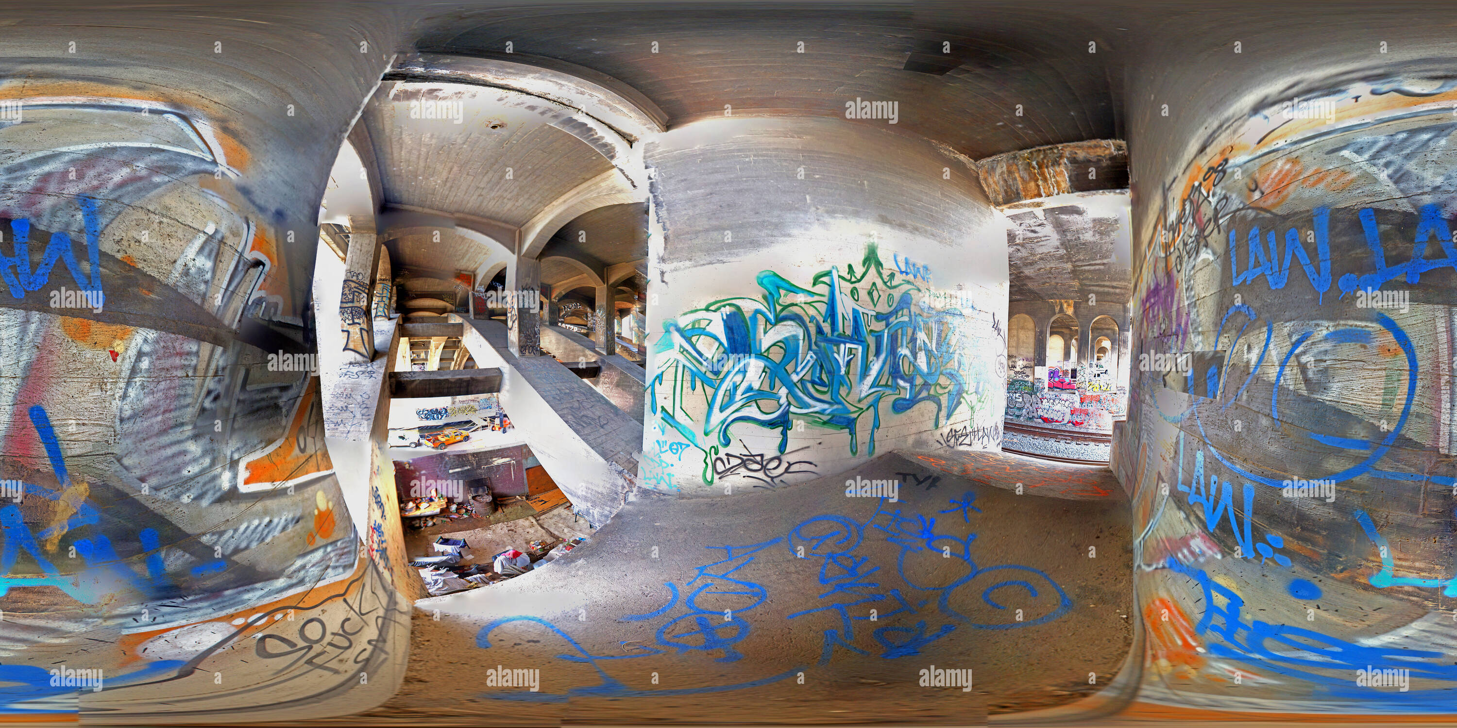 360° view of Under the 4th Street Bridge in Downtown LA - Alamy