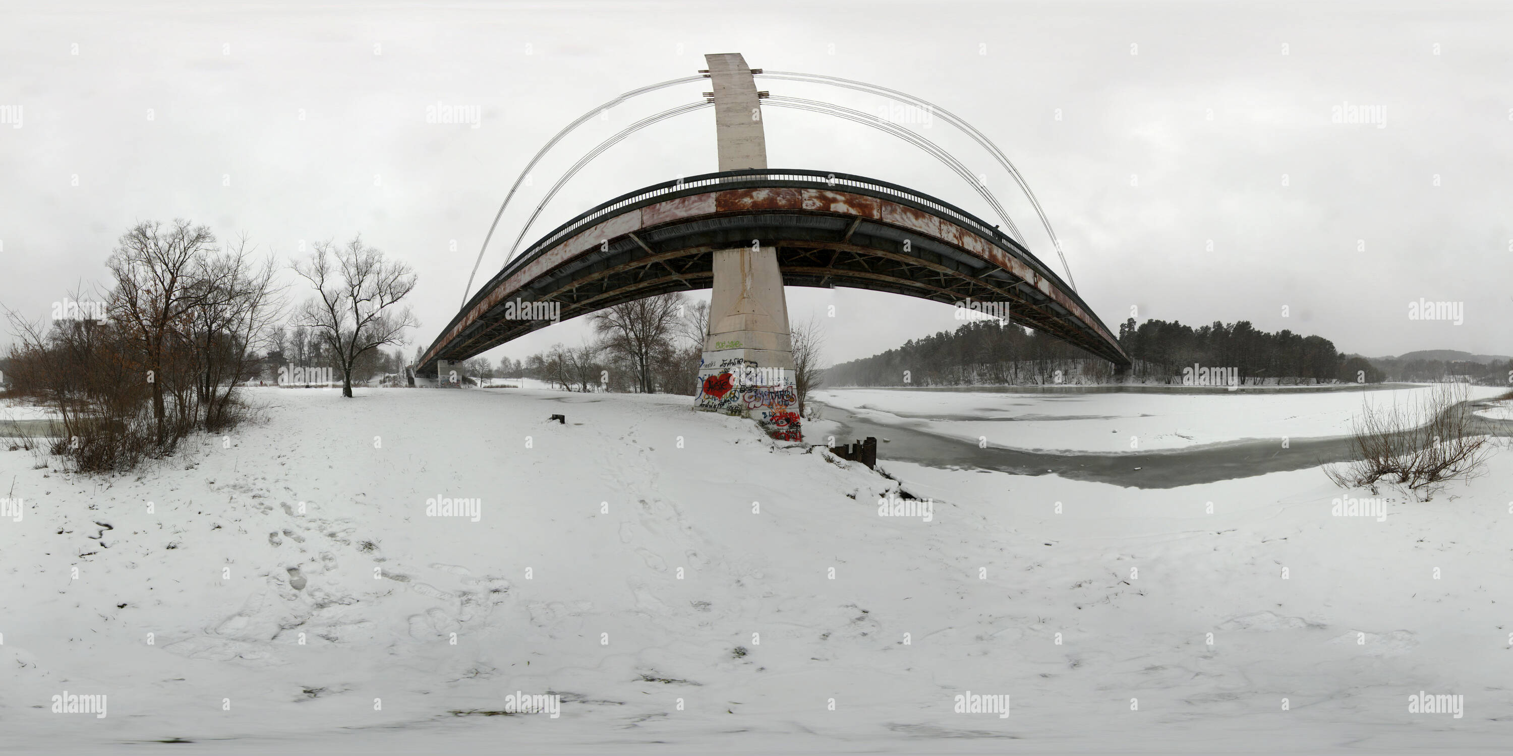 360° view of Vilnius Zverynas under pedestrian bridge in snowstorm - Alamy