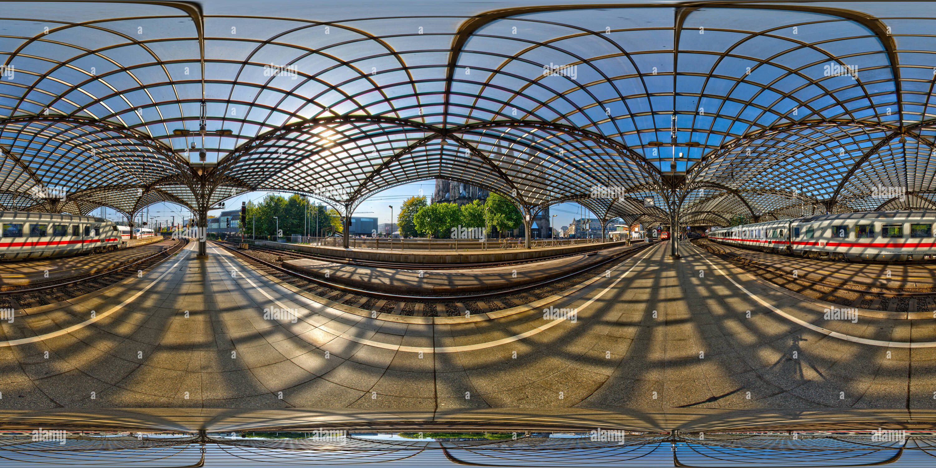 360° view of Cologne Main Station - Alamy